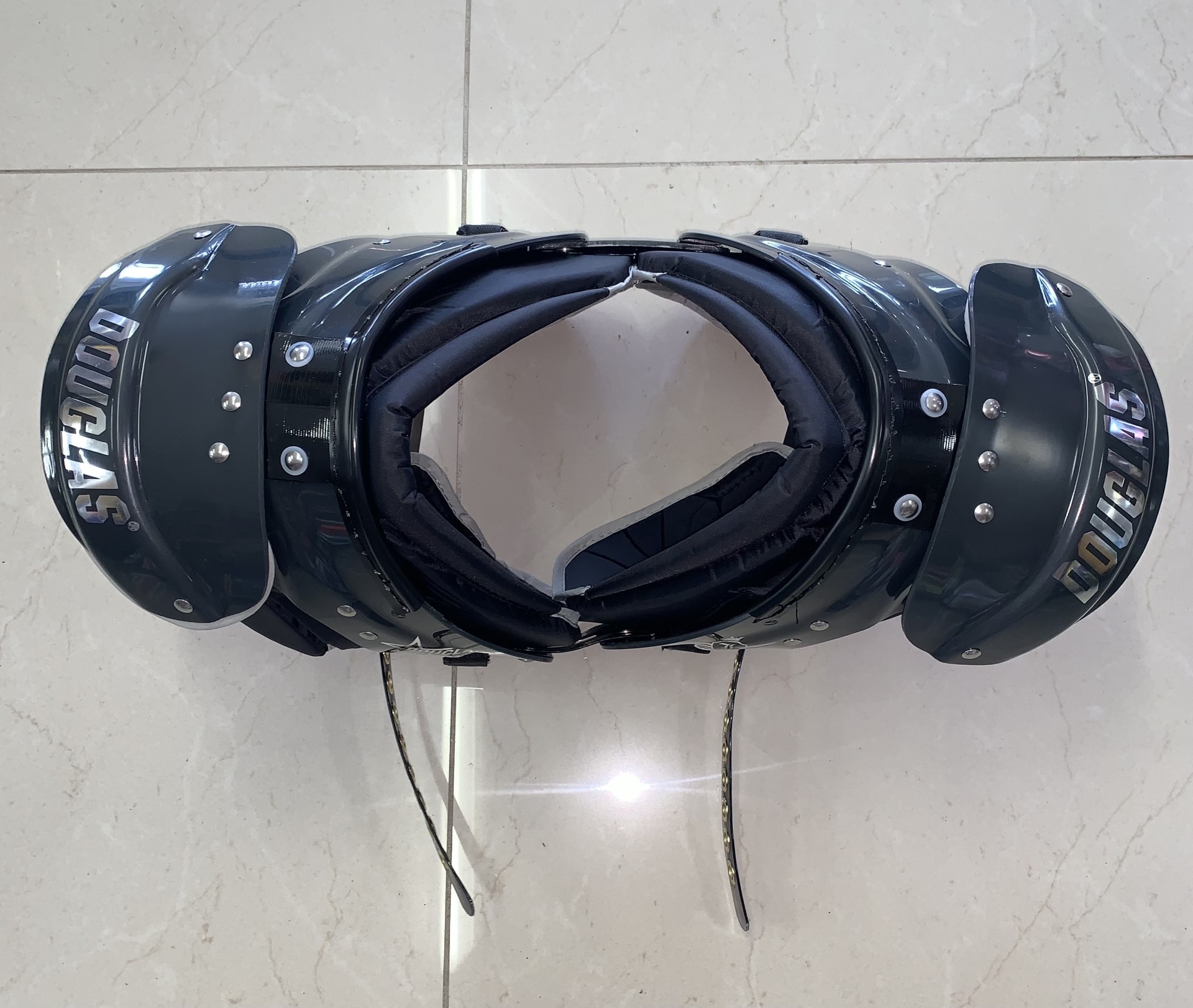 New Adult Medium Douglas Legacy DD Shoulder Pads | SidelineSwap