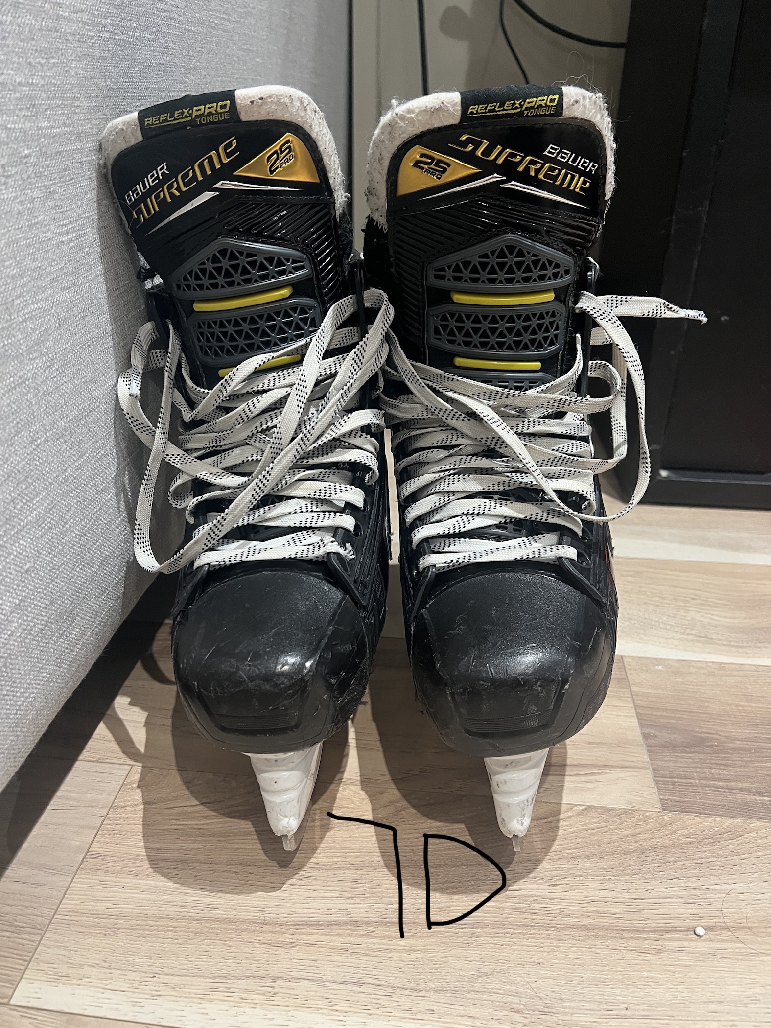 Used Bauer Supreme 2S Pro Hockey Skates Regular Width Size 7 | SidelineSwap