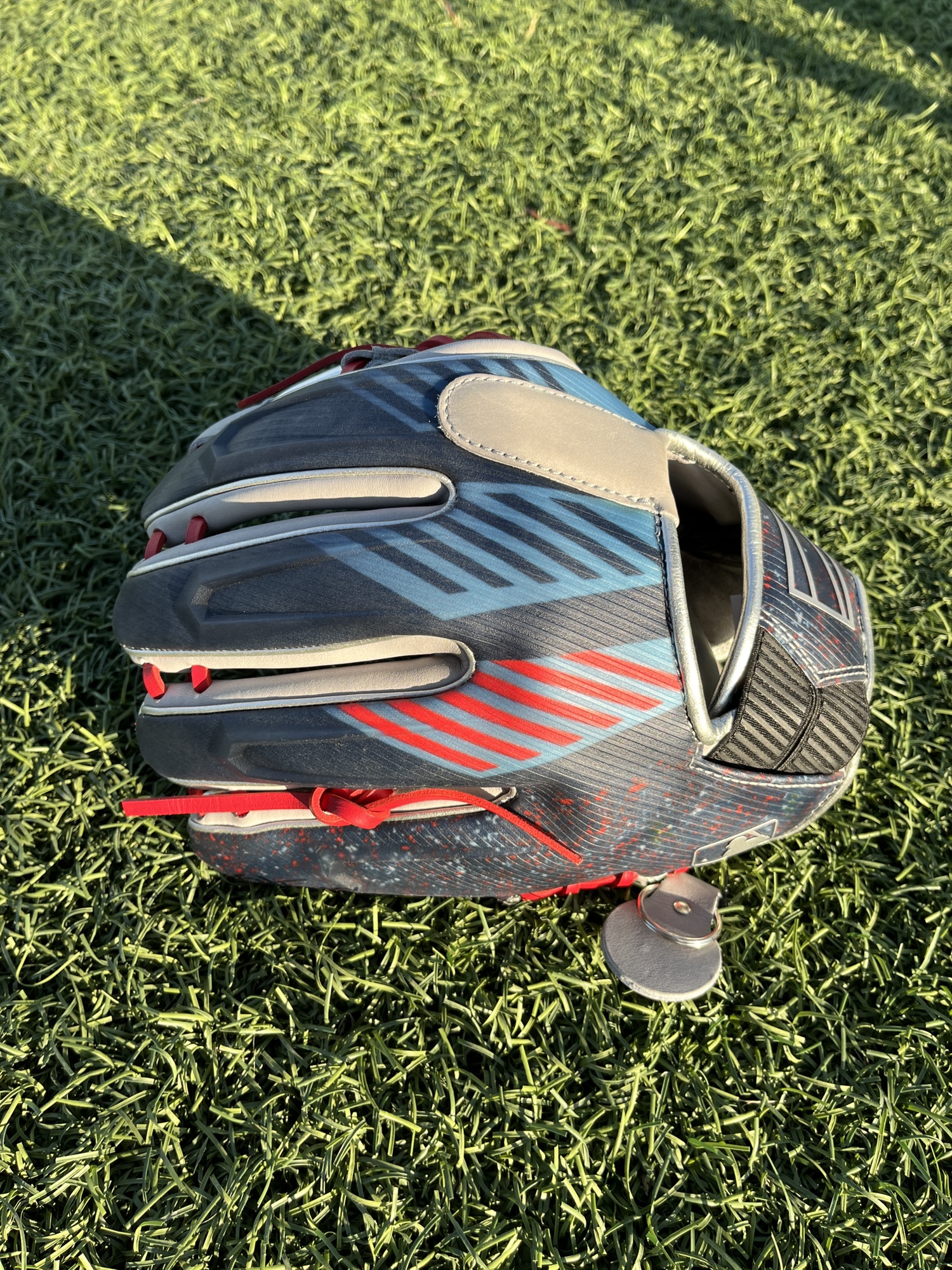 New Rawlings REV1X 11.5” RHT REV204-2X Glove | SidelineSwap