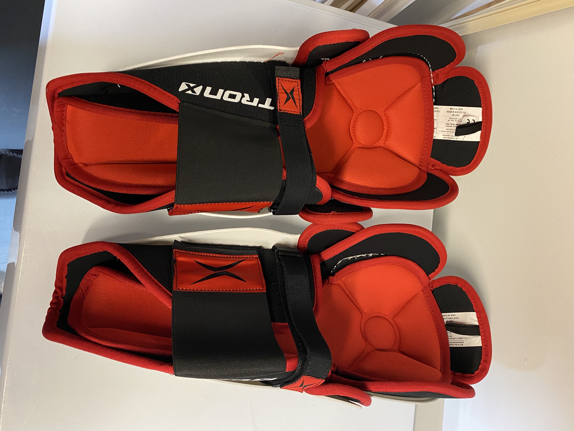 Tron Senior shin pads | SidelineSwap