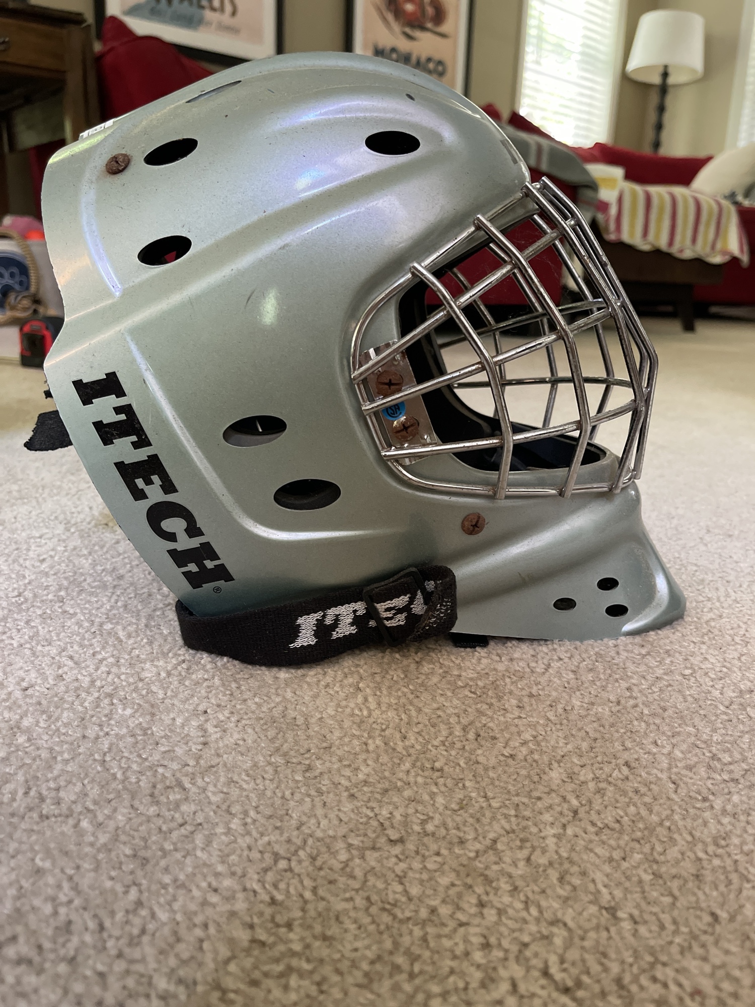 Used Large Itech Profile 1200 Helmet | SidelineSwap