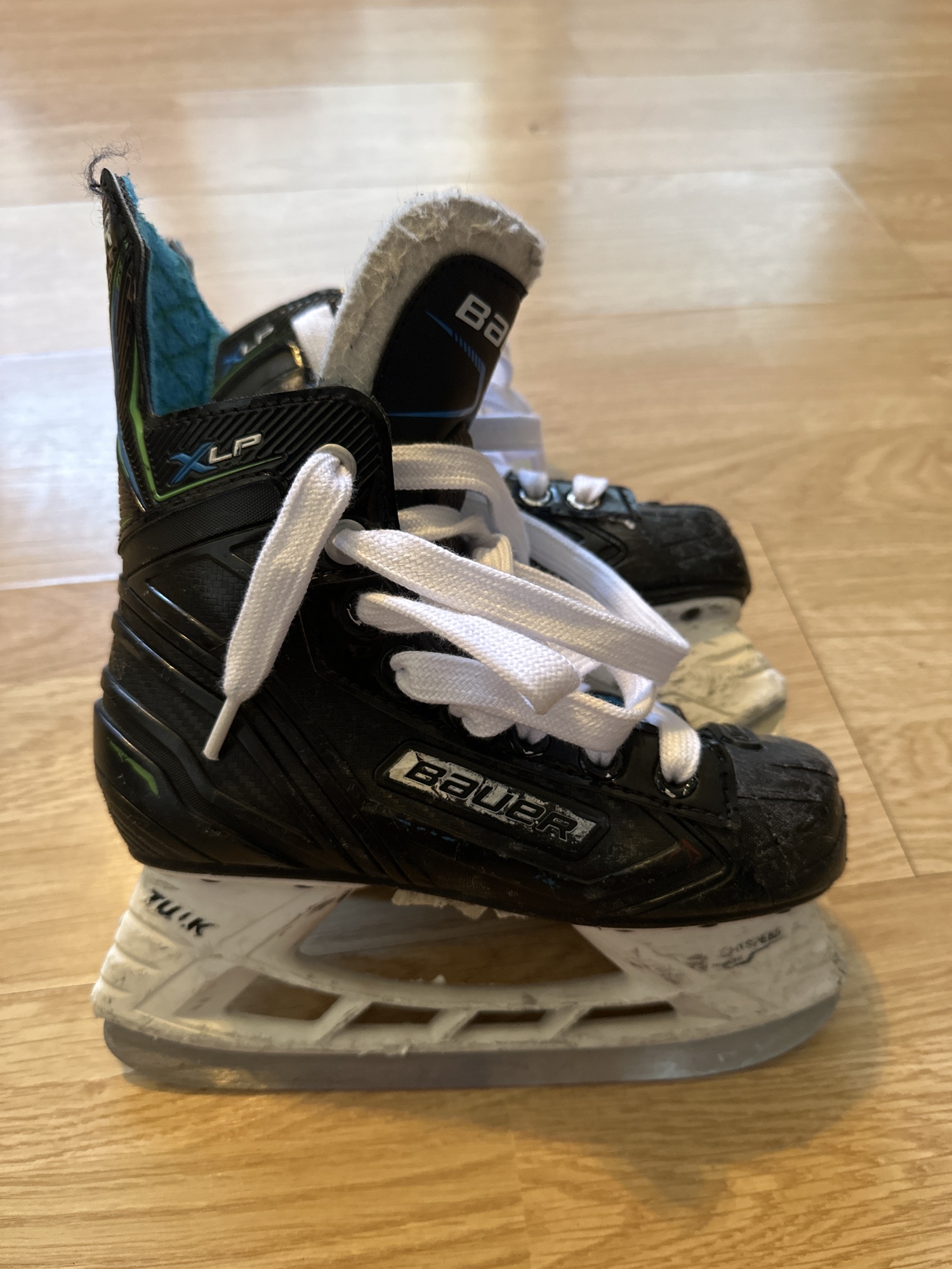 Bauer XLP JR Size 1 Ice Hockey Skates | SidelineSwap
