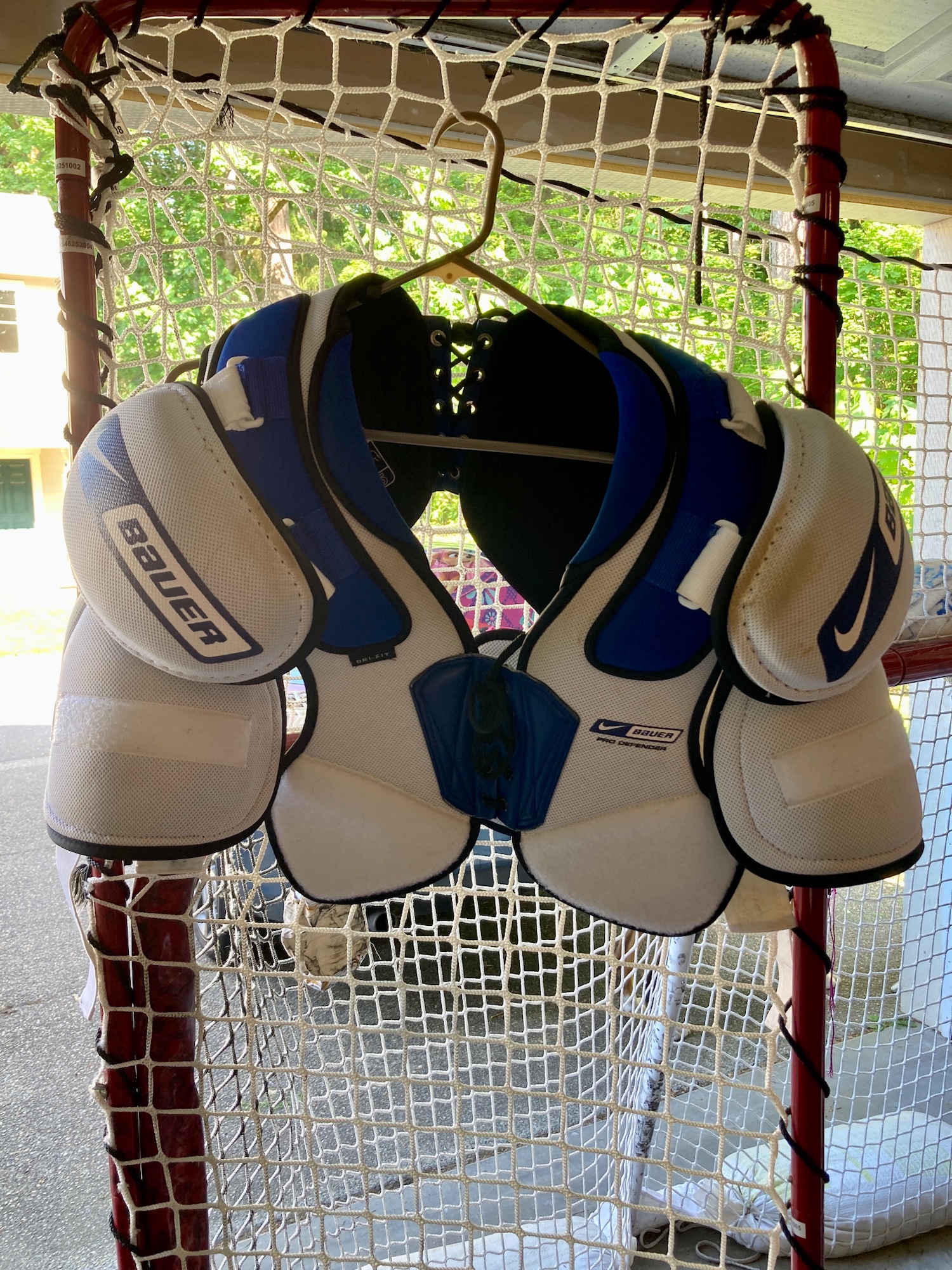 Bauer Pro Defender Shoulder Pads Senior Large | SidelineSwap