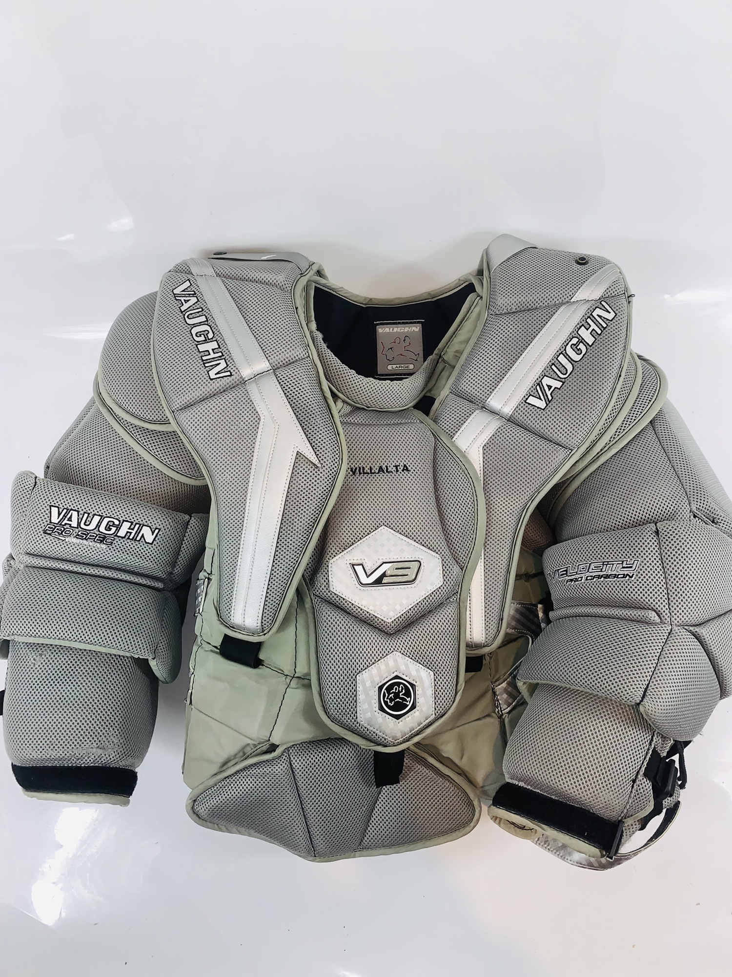 Used Large Vaughn Pro Stock V9 Pro Carbon Goalie Chest Protector ...