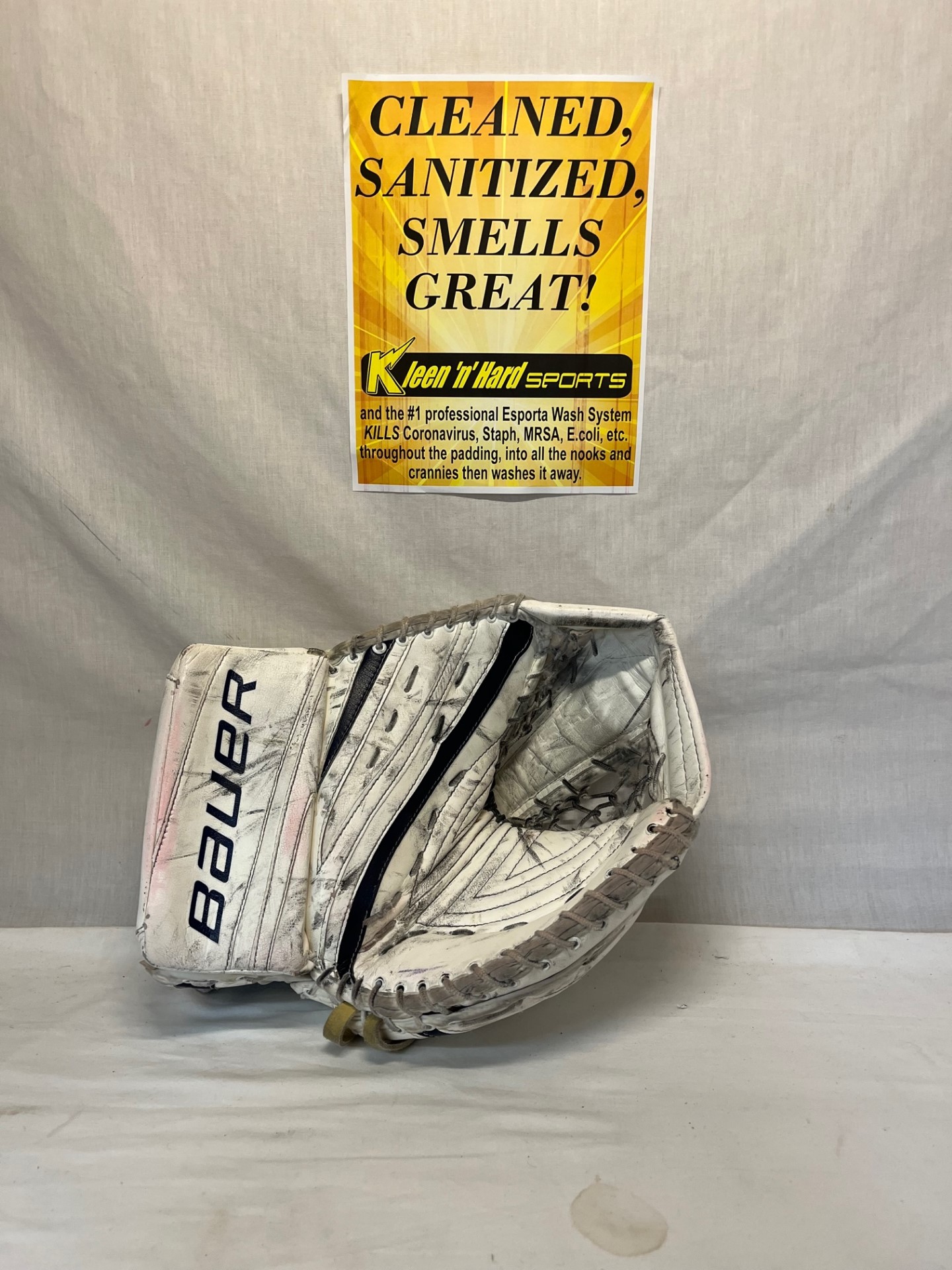 Used Regular Bauer Reflex Goalie Glove | SidelineSwap