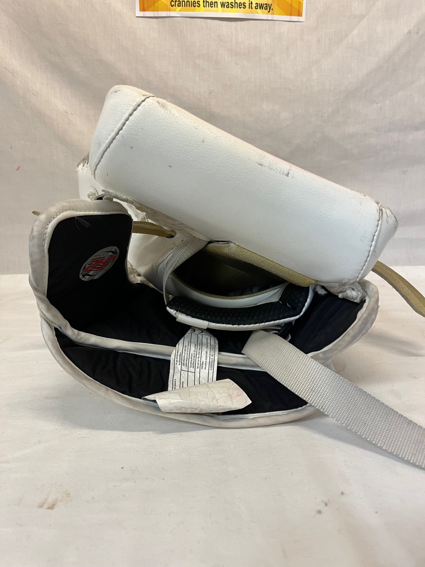 Used Regular Bauer Reflex Goalie Glove | SidelineSwap