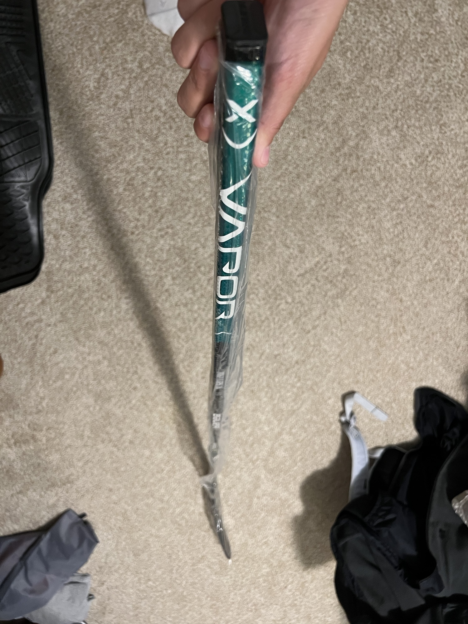 Intermediate Right Handed P92M Pro Stock Vapor Hyperlite Hockey Stick ...