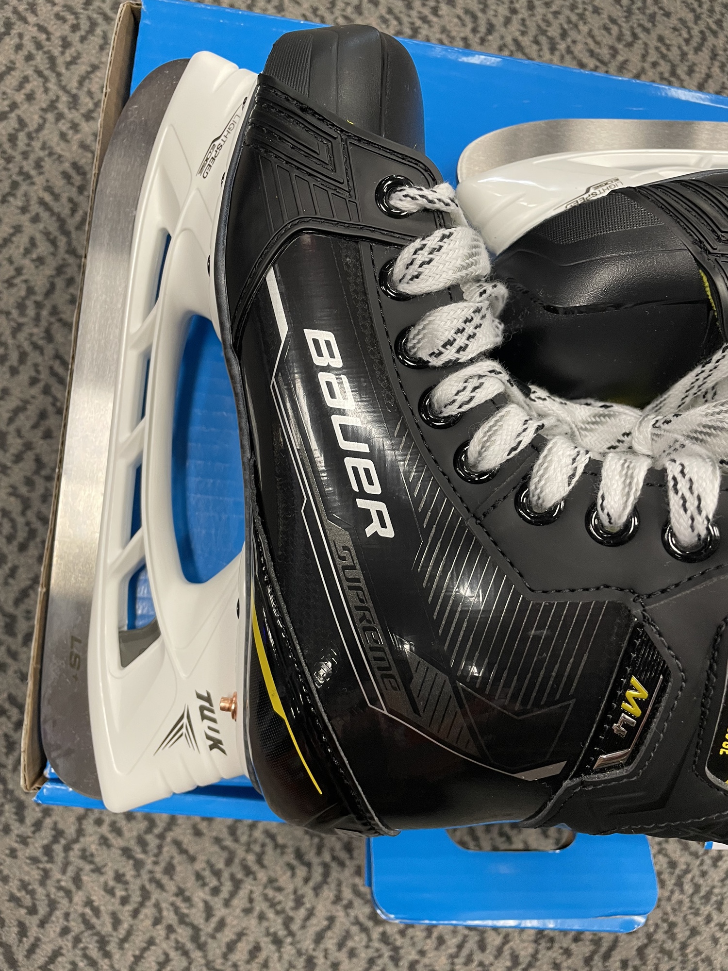 Bauer Supreme M4 Size 4 Fit 2 skates | SidelineSwap