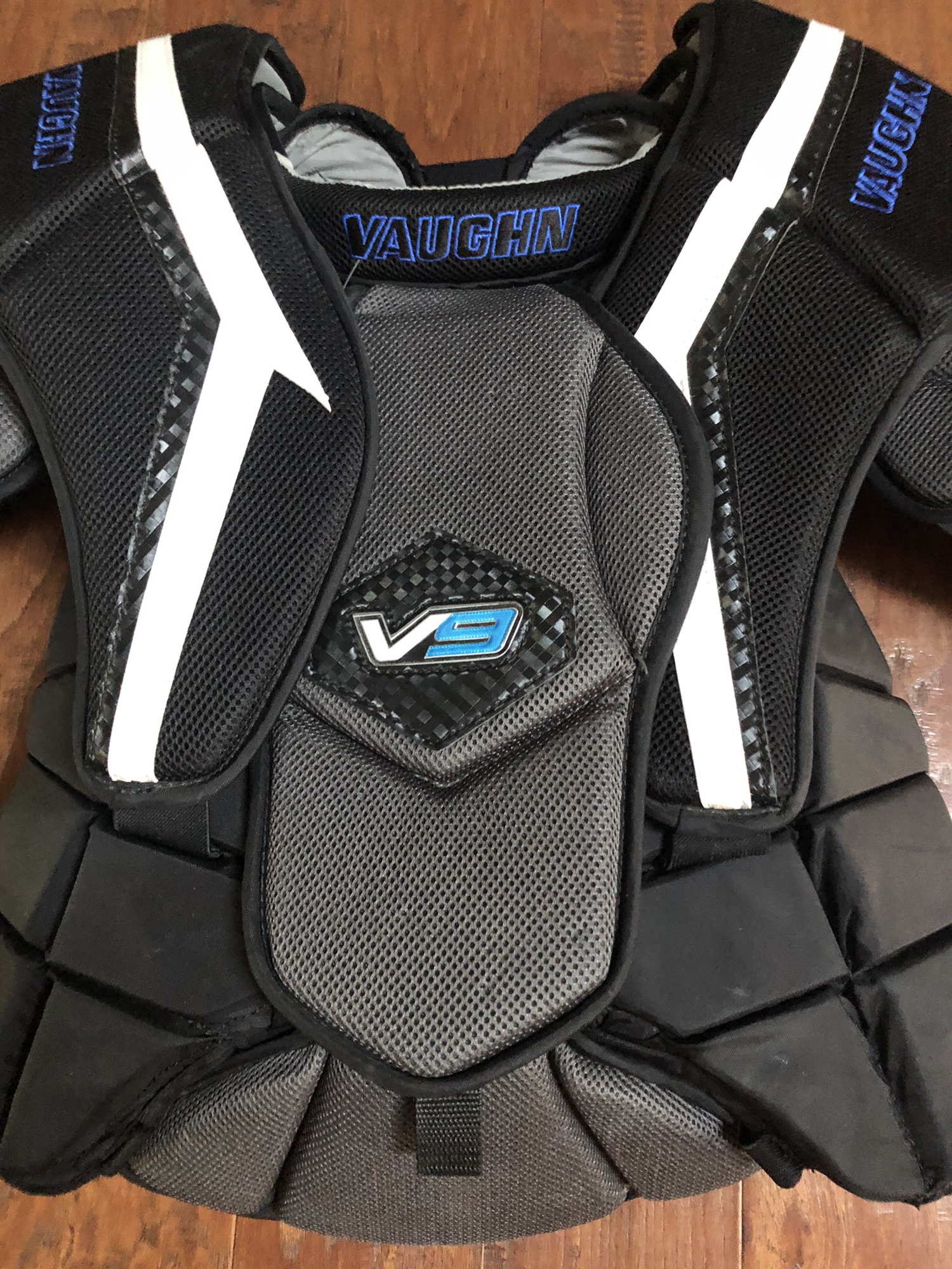 Senior Small Vaughn Velocity V9 Goalie Chest Protector | SidelineSwap