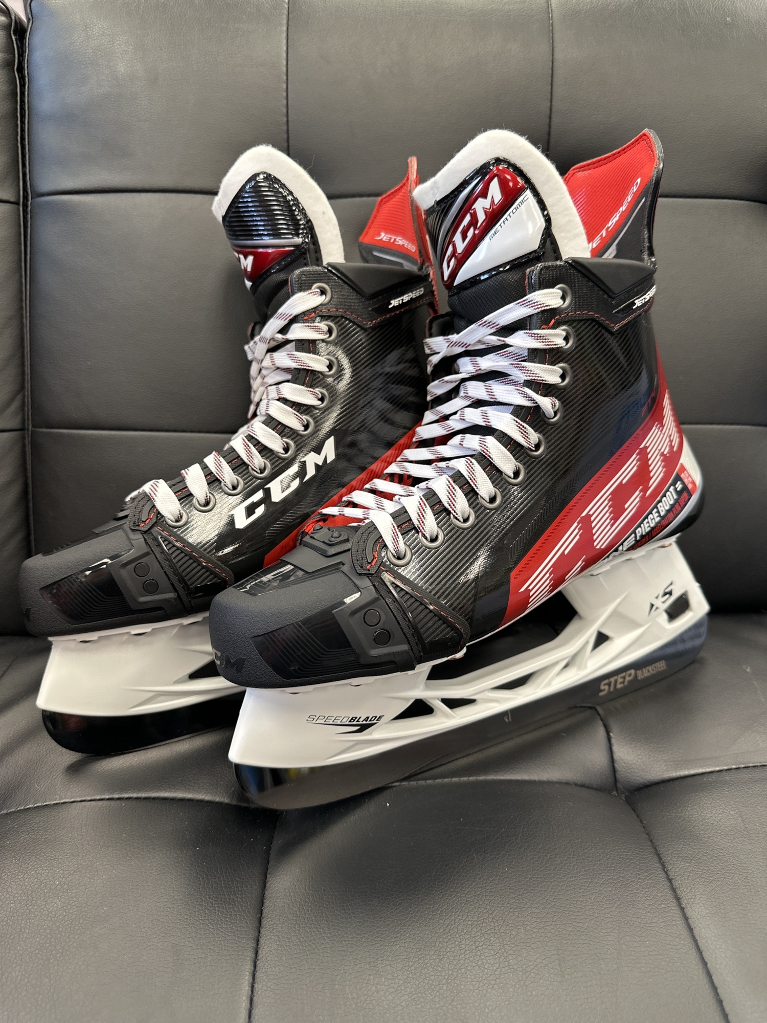 NEW CCM Jetspeed FT4 Pro Skates 8.5 Regular | SidelineSwap