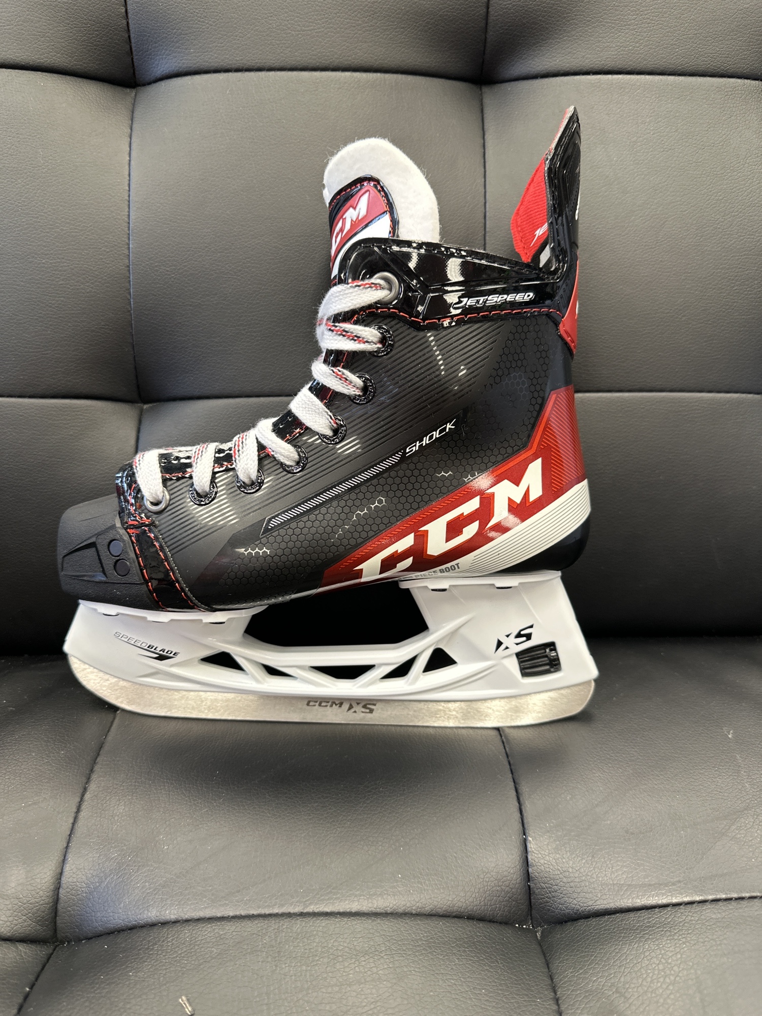 NEW CCM Jetspeed Shock Skates 2.5 Reg | SidelineSwap