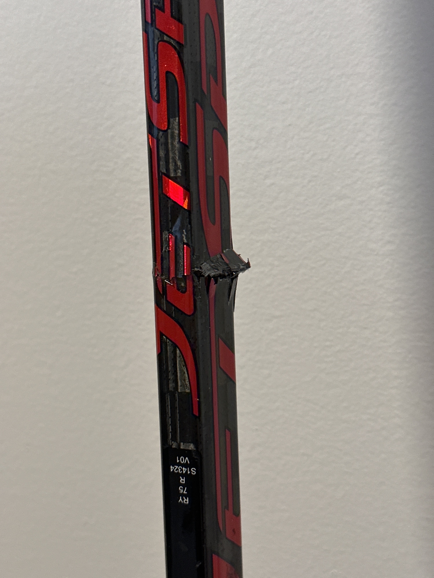 BROKEN CCM Jetspeed FT4 Pro 75 Flex P28 Curve | SidelineSwap