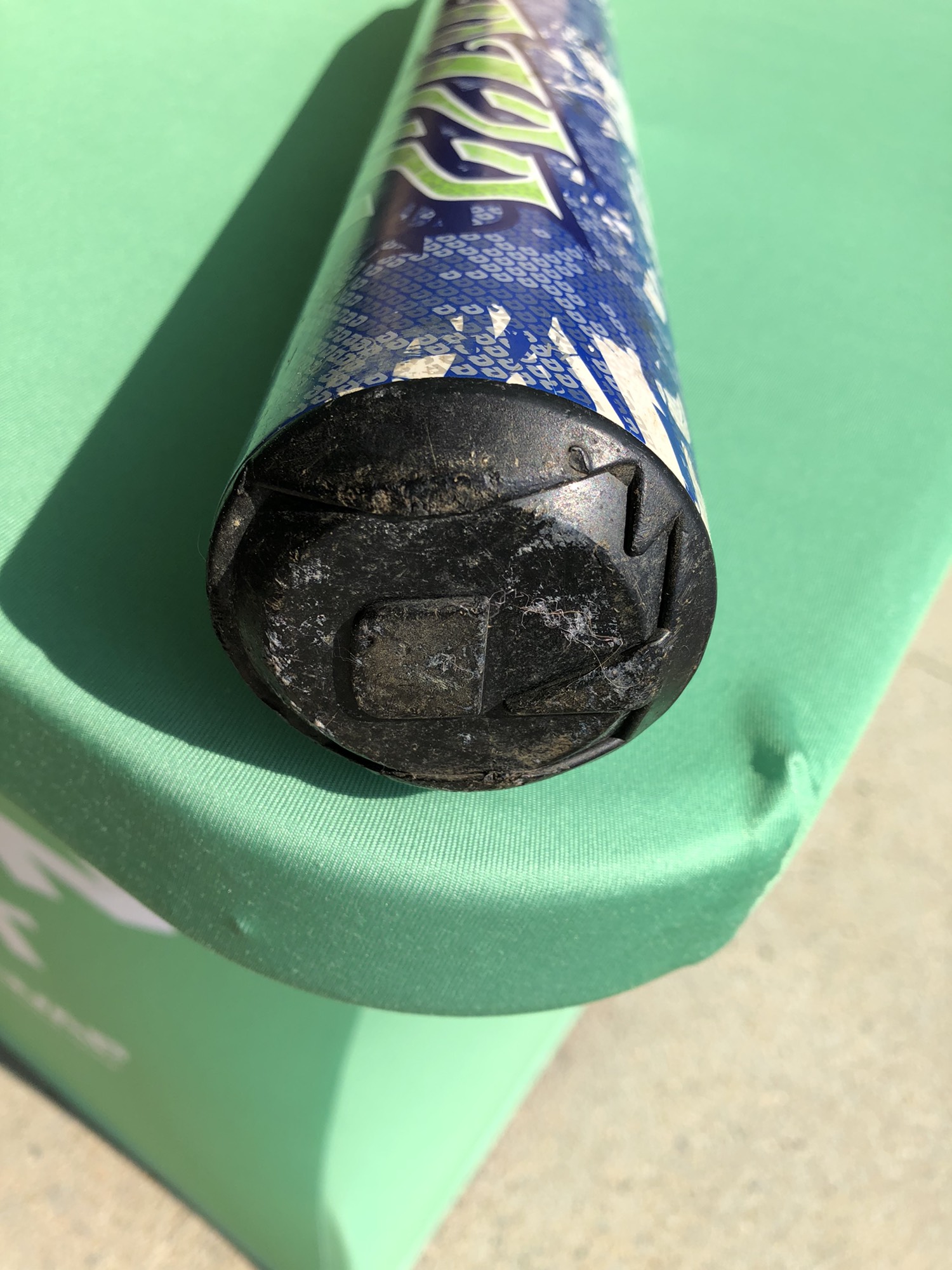 Used DeMarini Juggernaut (34") Composite Softball Bat - 26OZ (-8 ...