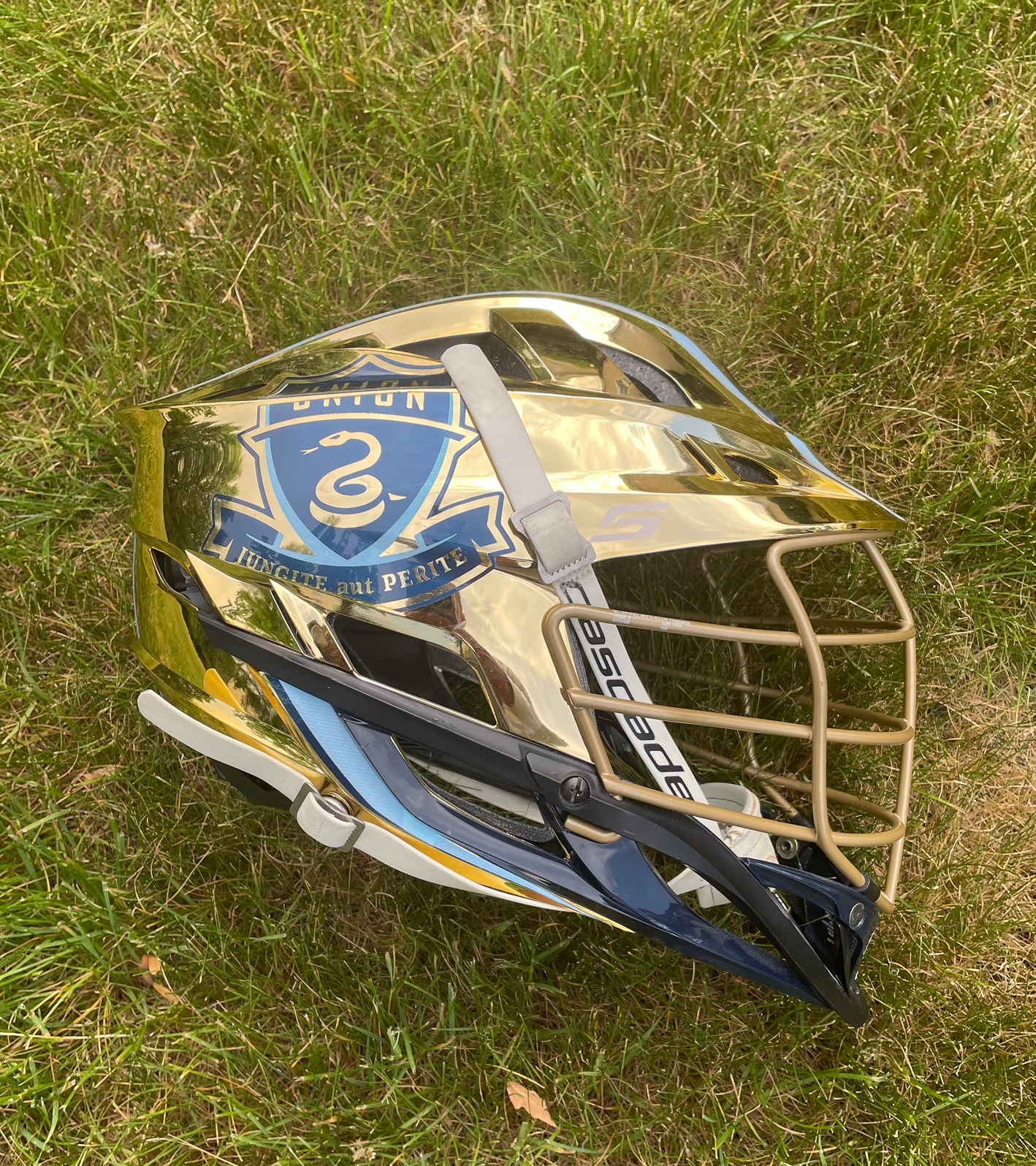 Custom Cascade S Gold Lacrosse Helmet | SidelineSwap