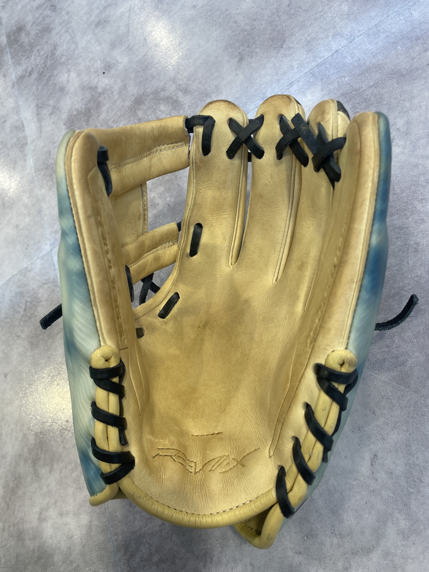 Used Rawlings REV1X "Clouds" LIMITED EDITION Right Hand Throw Infield Baseball Glove 11.5 ...