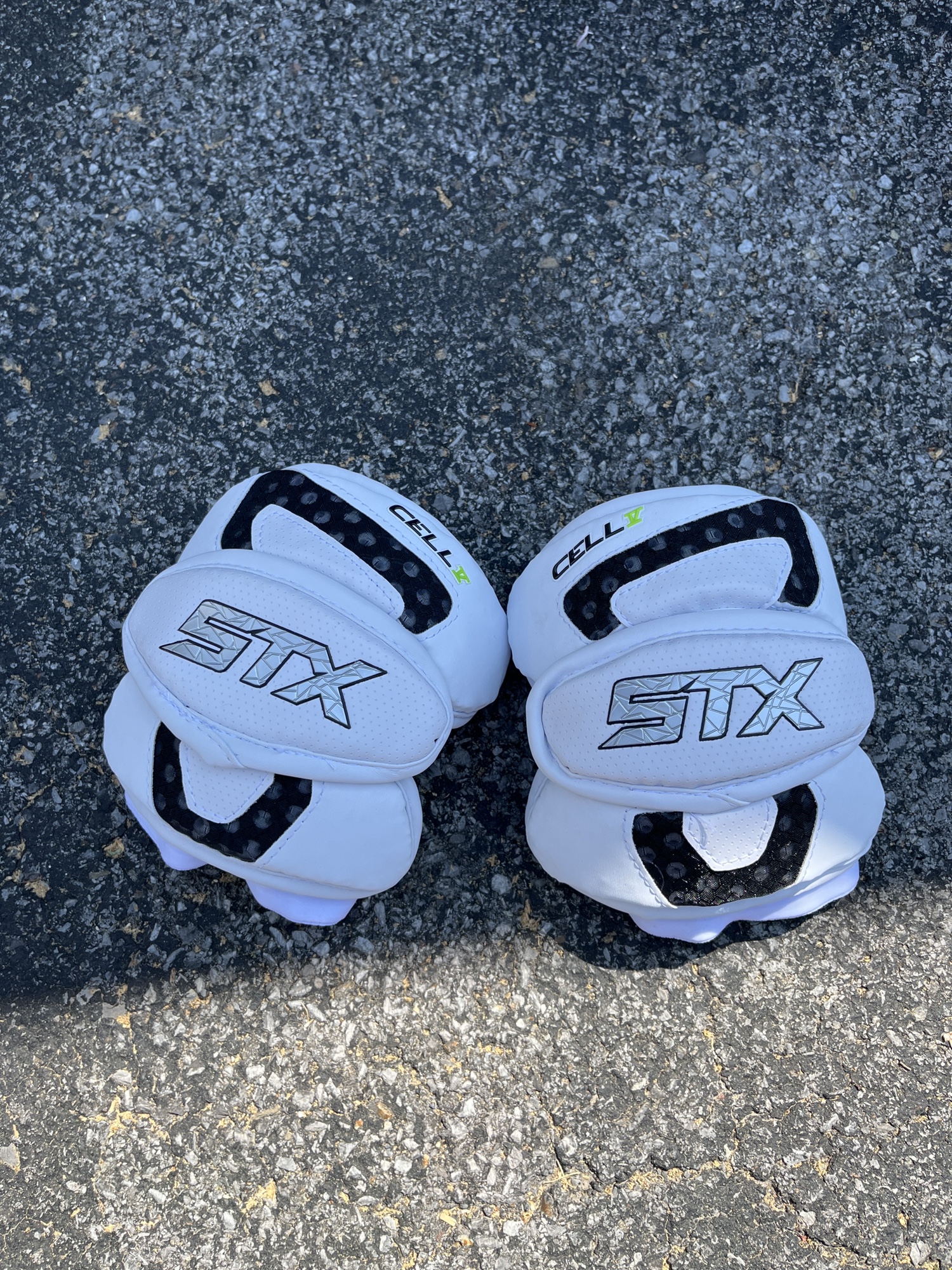 New Large STX Cell V Arm Pads | SidelineSwap