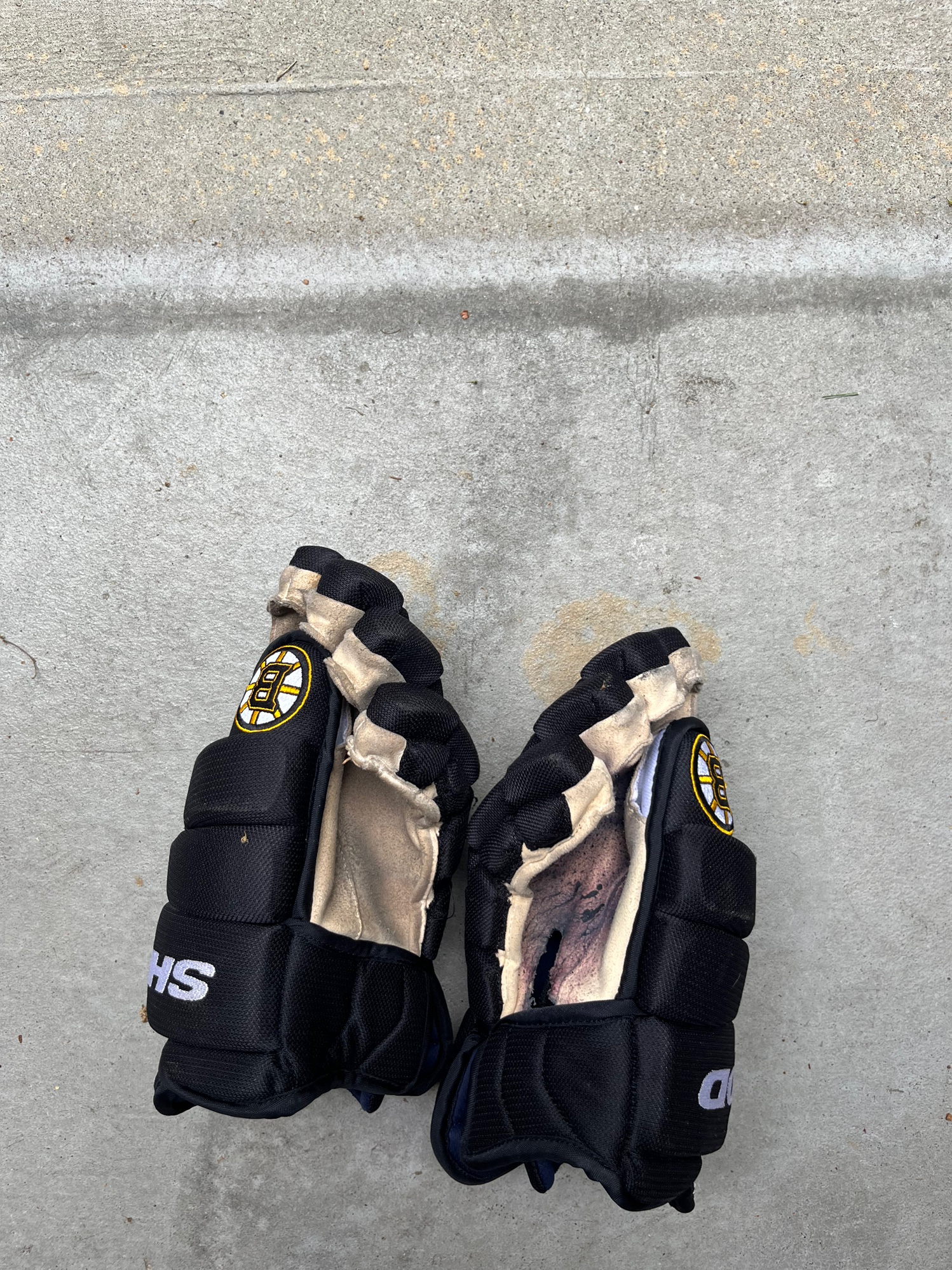 Sher-Wood 14" BPM 120 Gloves | SidelineSwap