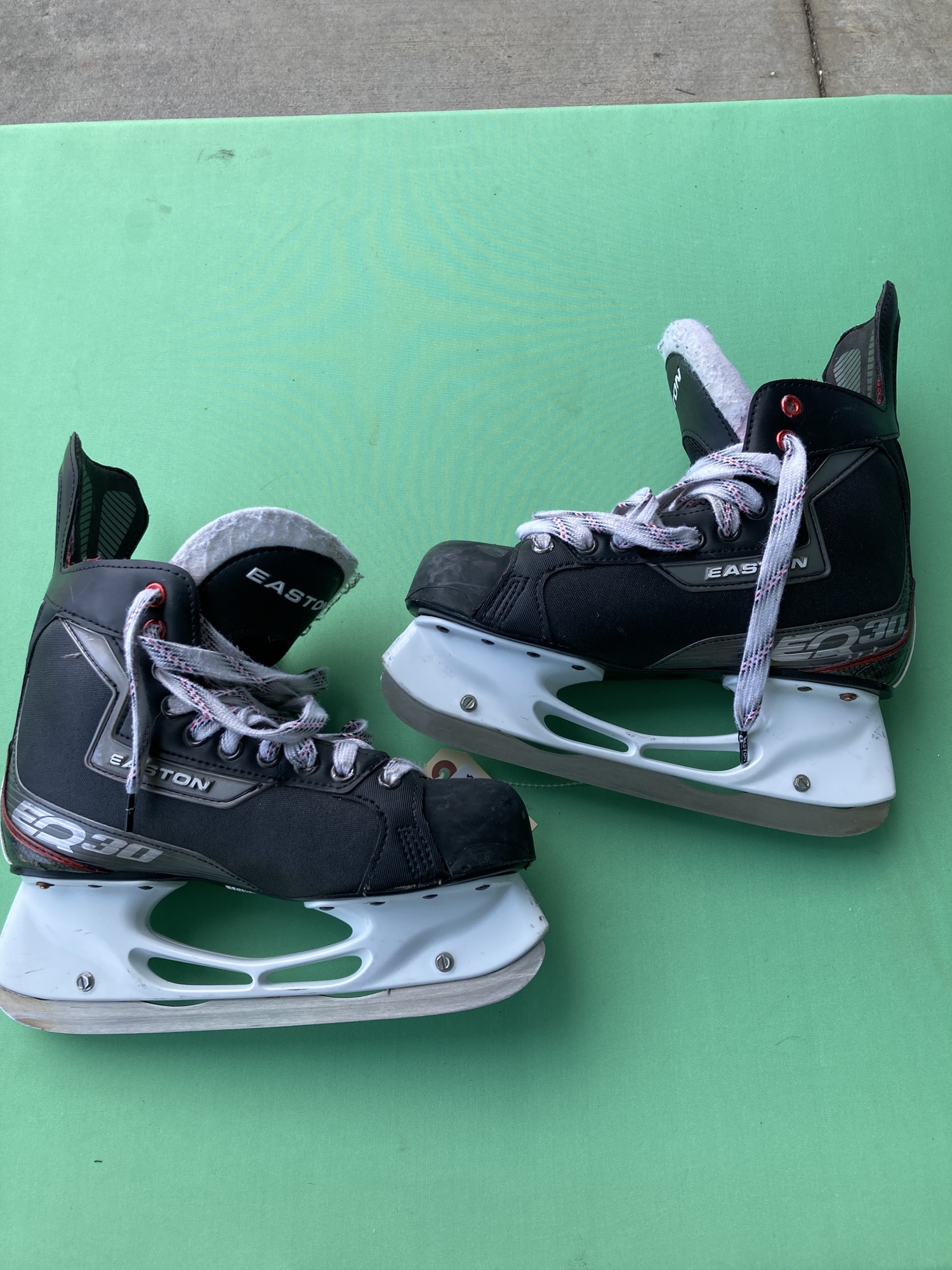 Senior Used Easton Synergy EQ30 Hockey Skates D&R (Regular) 7.0 ...