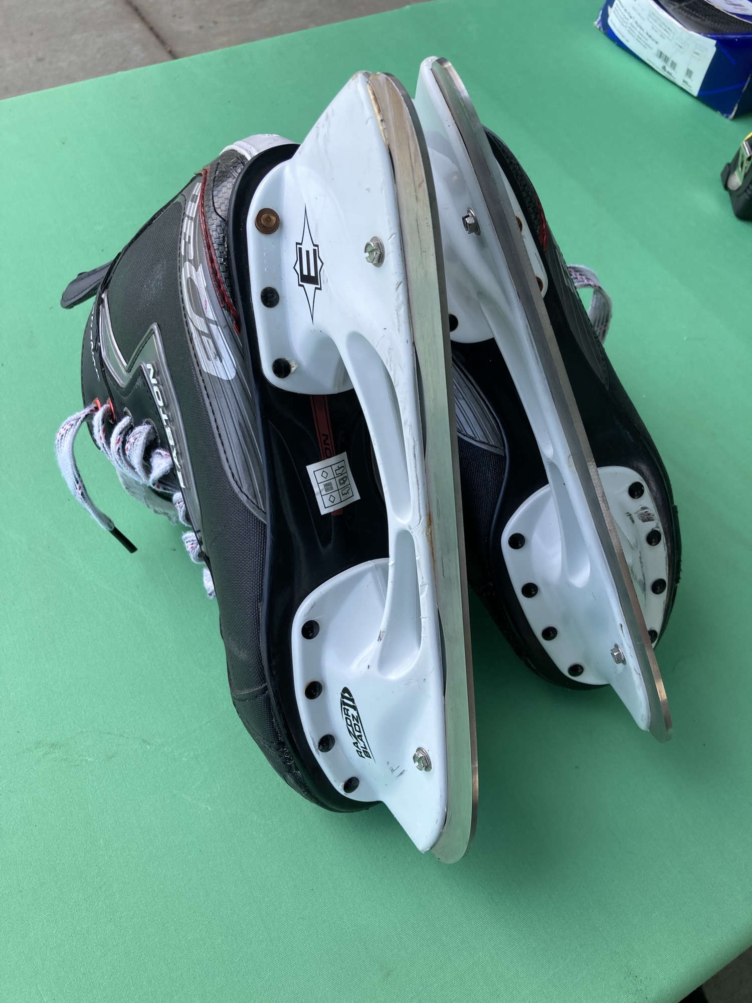 Senior Used Easton Synergy EQ30 Hockey Skates D&R (Regular) 7.0 ...