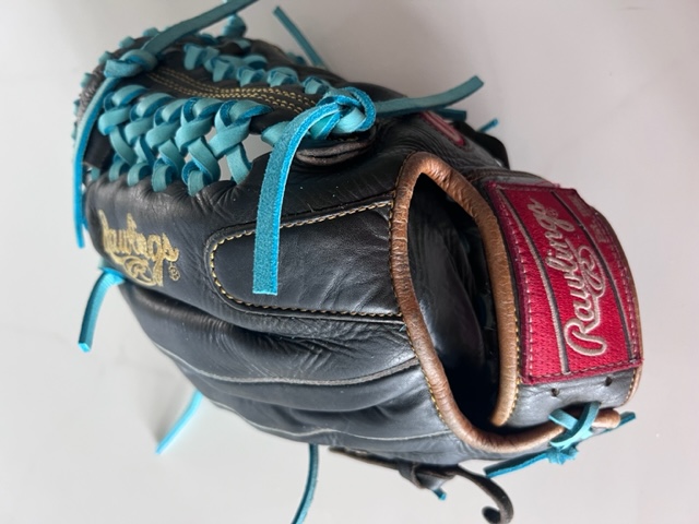 Used Rawlings Right Hand Throw Infield Heart of the Hide Baseball Glove 11.5" | SidelineSwap