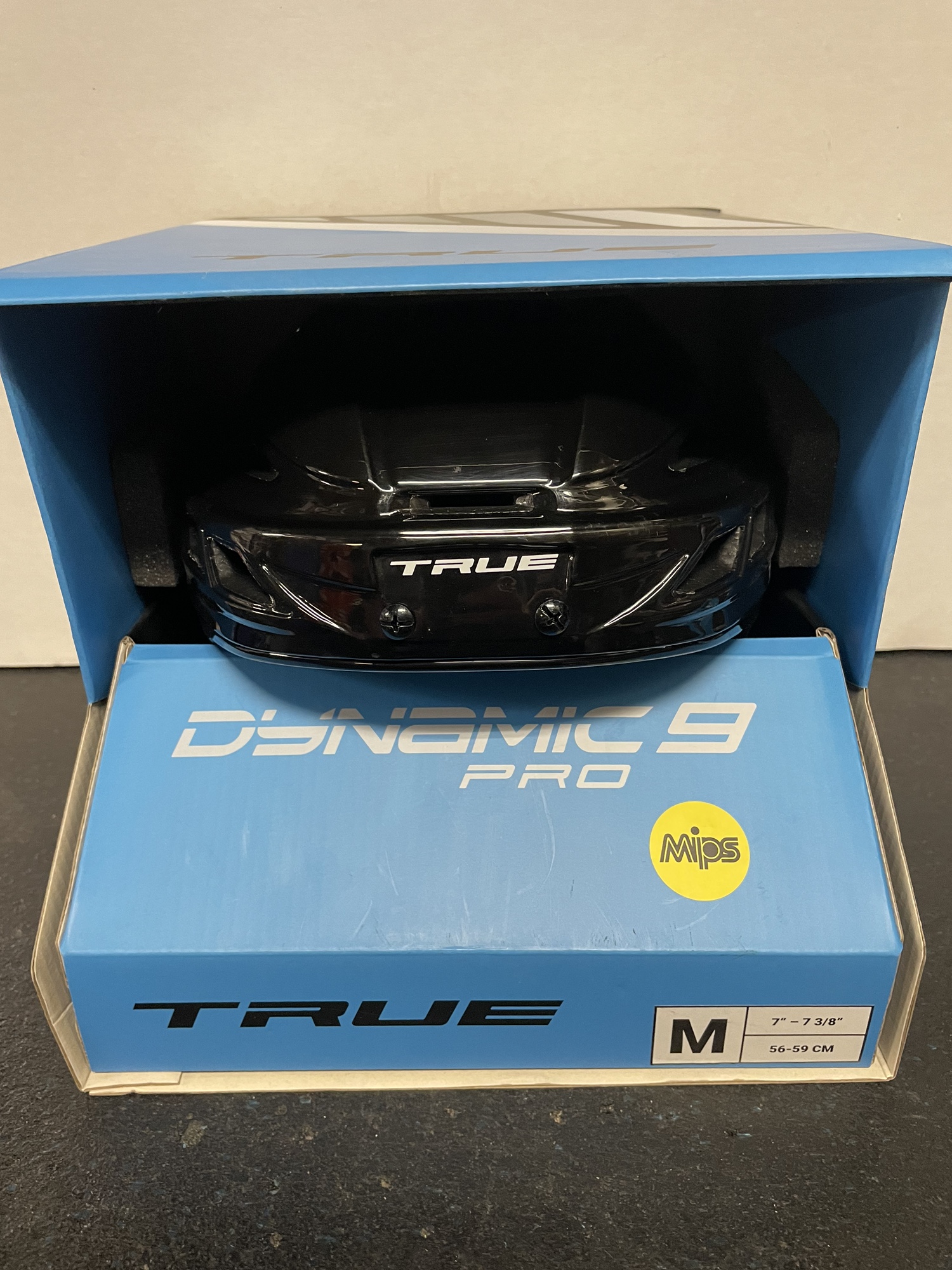 New True Dynamic 9 Pro Hockey Helmet Black Medium | SidelineSwap