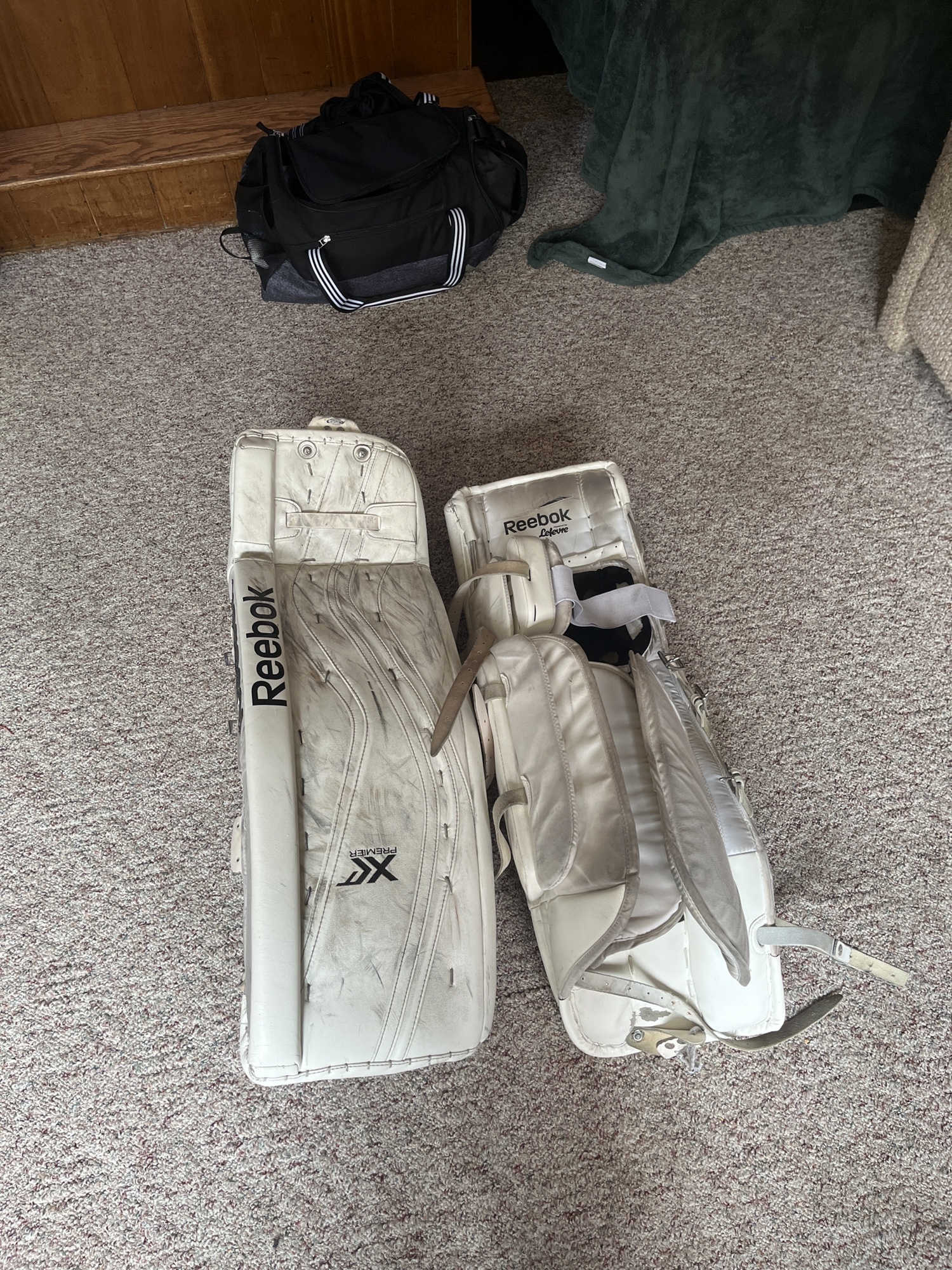 34" Reebok Premier XLT Goalie Leg Pads | SidelineSwap
