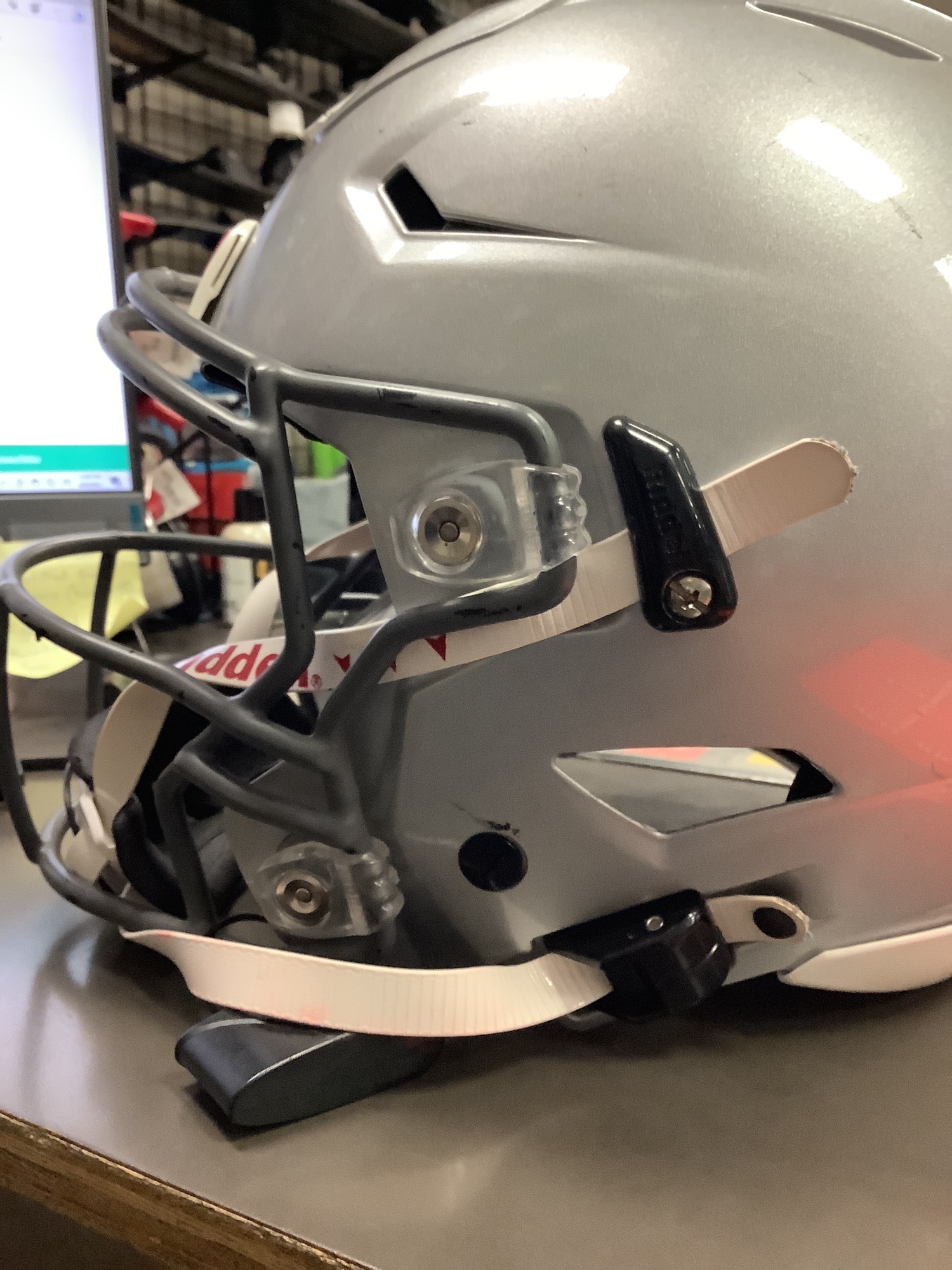 Riddell 2021 SpeedFlex Varsity Football Helmet Adult Medium | SidelineSwap