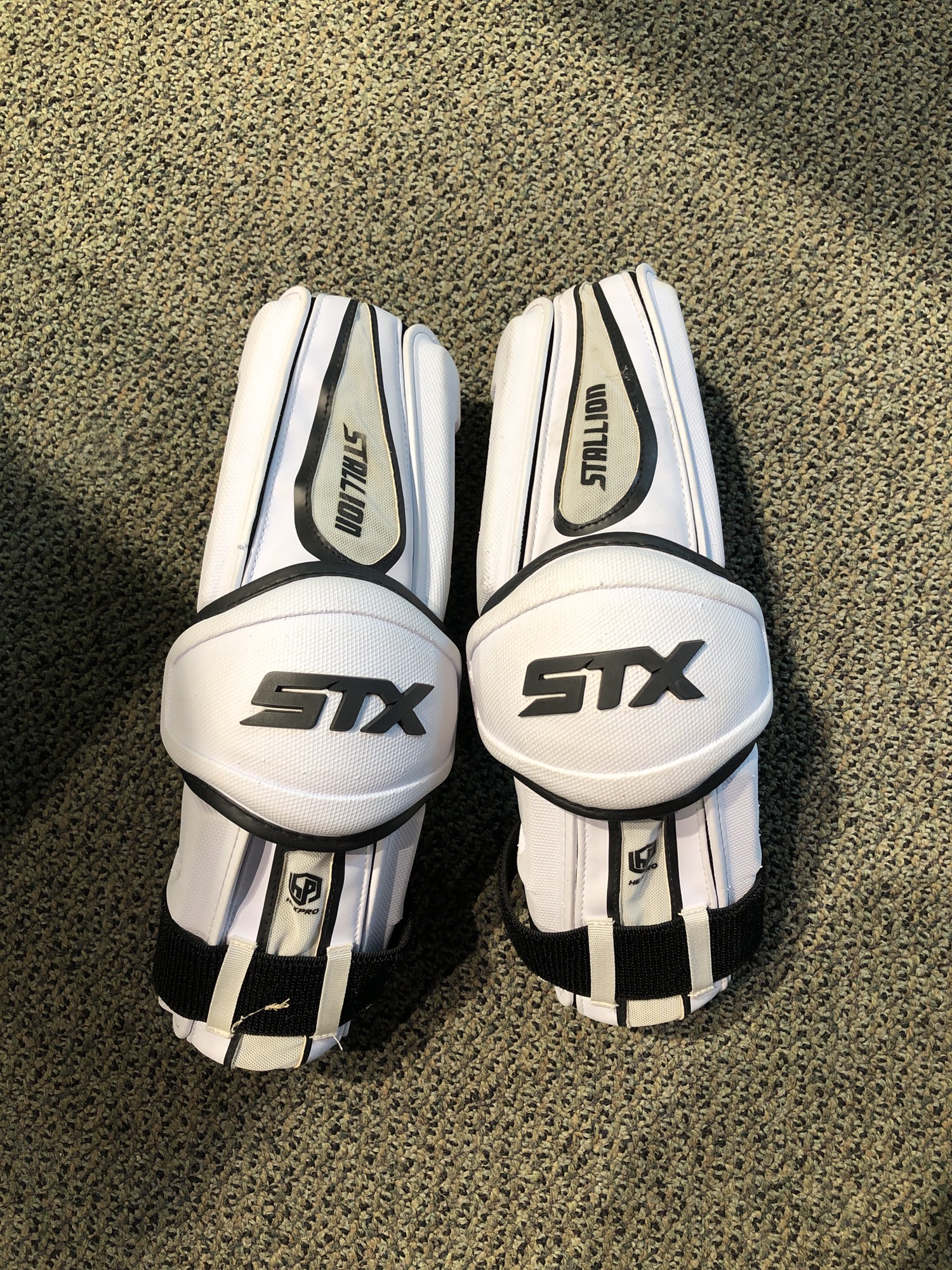 Used Large STX Stallion 500 Arm Pads | SidelineSwap
