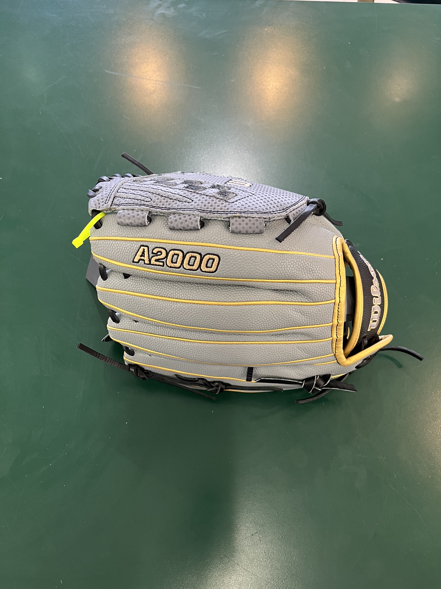 New Wilson A2000 Spin Control Fastpitch Right Hand Throw 12.5” Glove ...