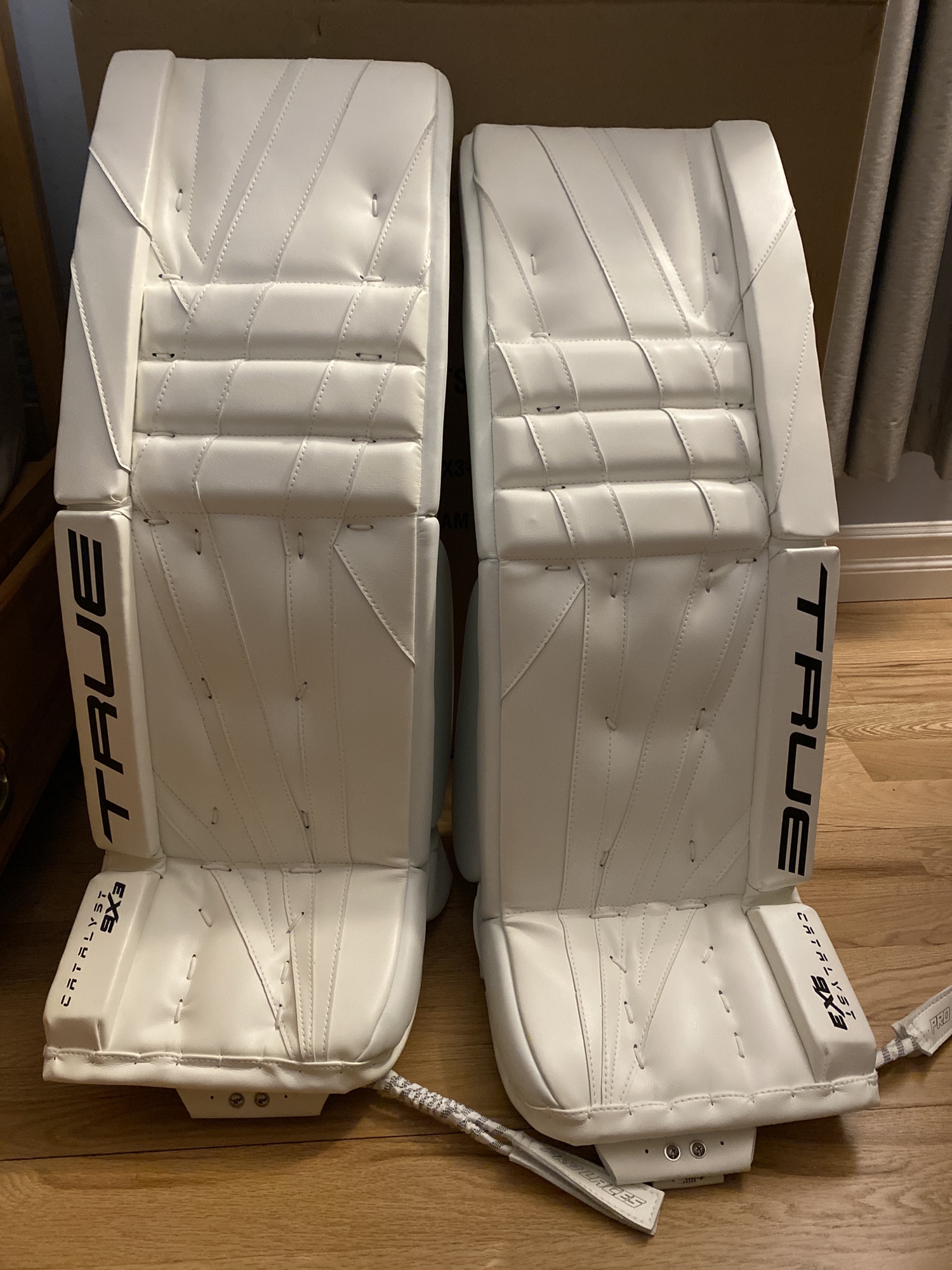 New White True Catalyst 9x3 34+2 Pads | SidelineSwap