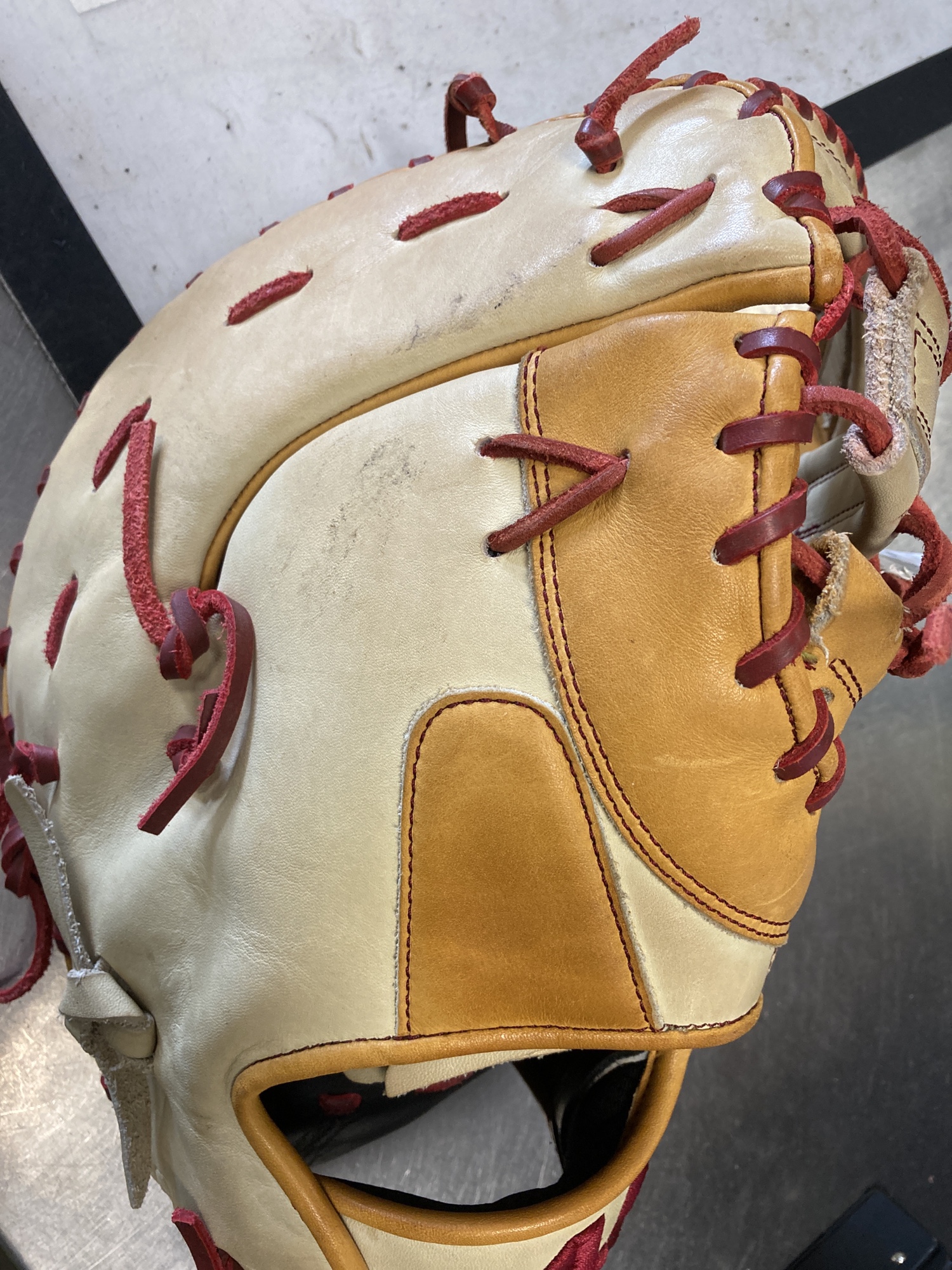 First Base 14" C2 Baseball Glove | SidelineSwap