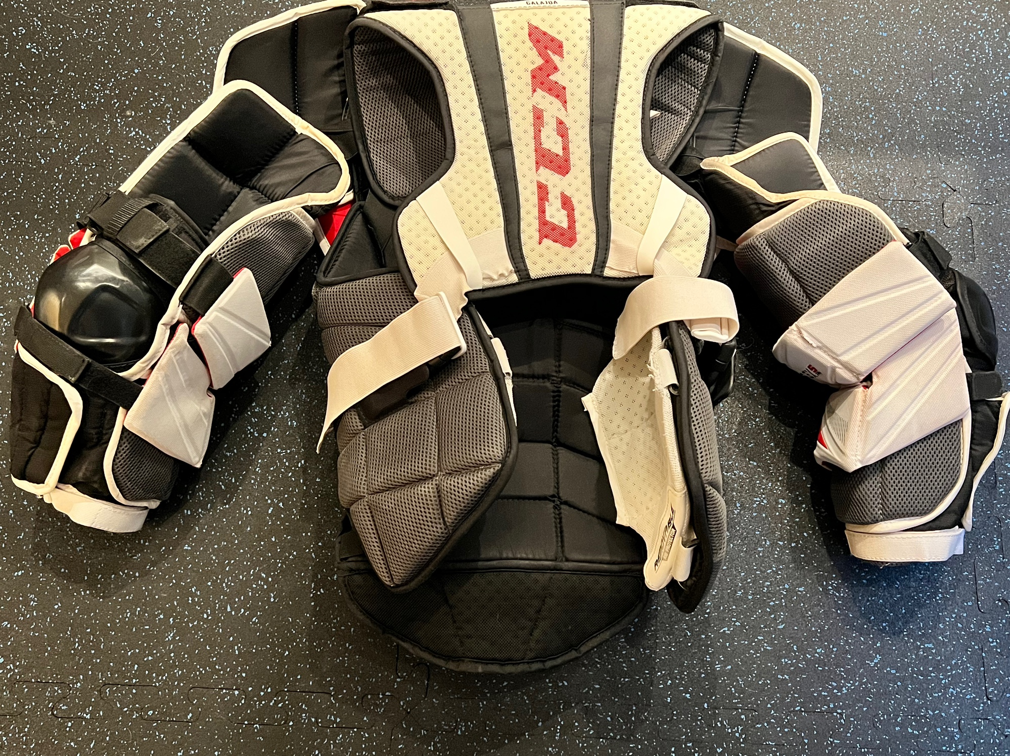 Used Large CCM Pro Stock Eflex 5 pro Goalie Chest Protector | SidelineSwap