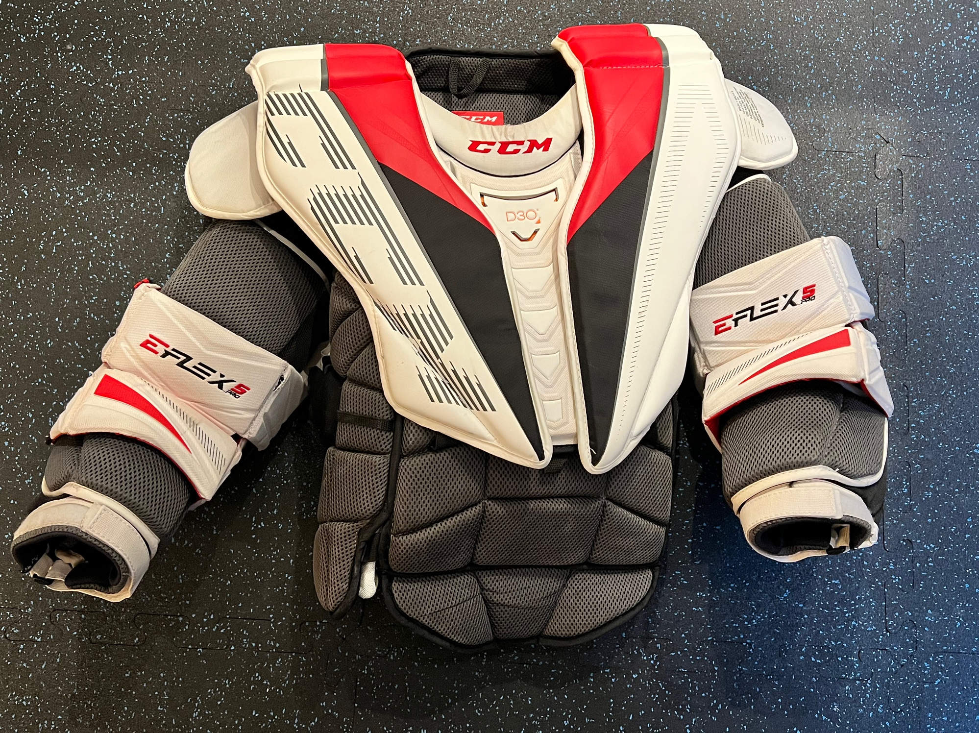 Used Large CCM Pro Stock Eflex 5 pro Goalie Chest Protector | SidelineSwap