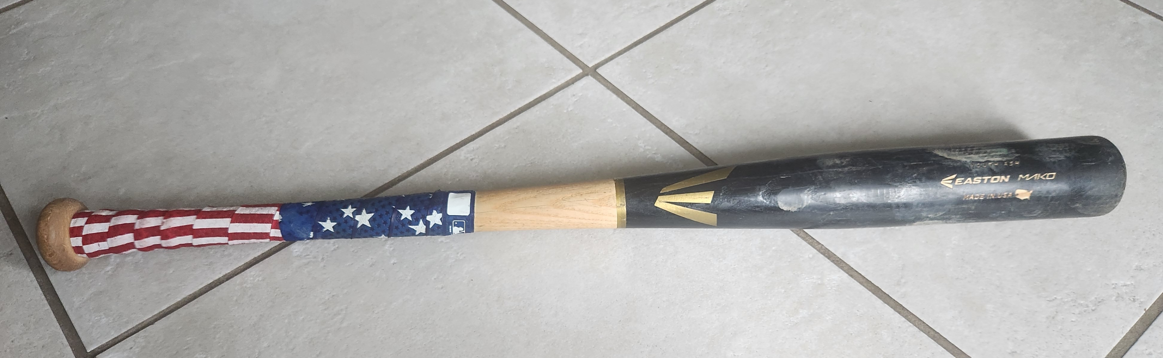 Used Easton Wood Mako Bat (-10) 19 oz 29" | SidelineSwap