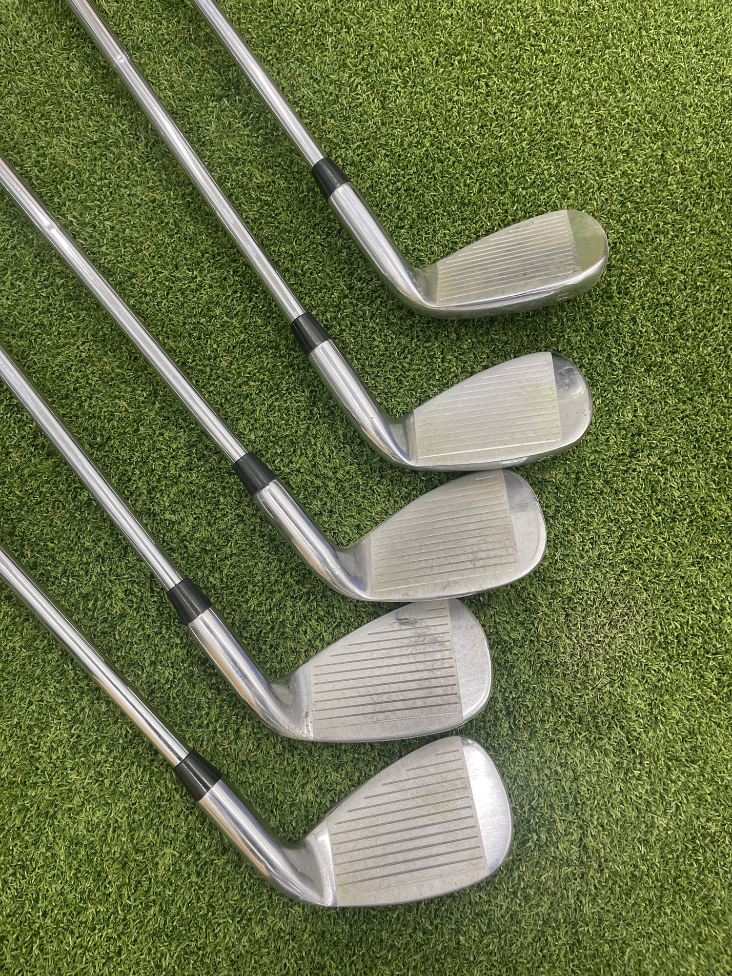 Men's Left Hand Regular Flex 5 Pieces Iron Set | SidelineSwap