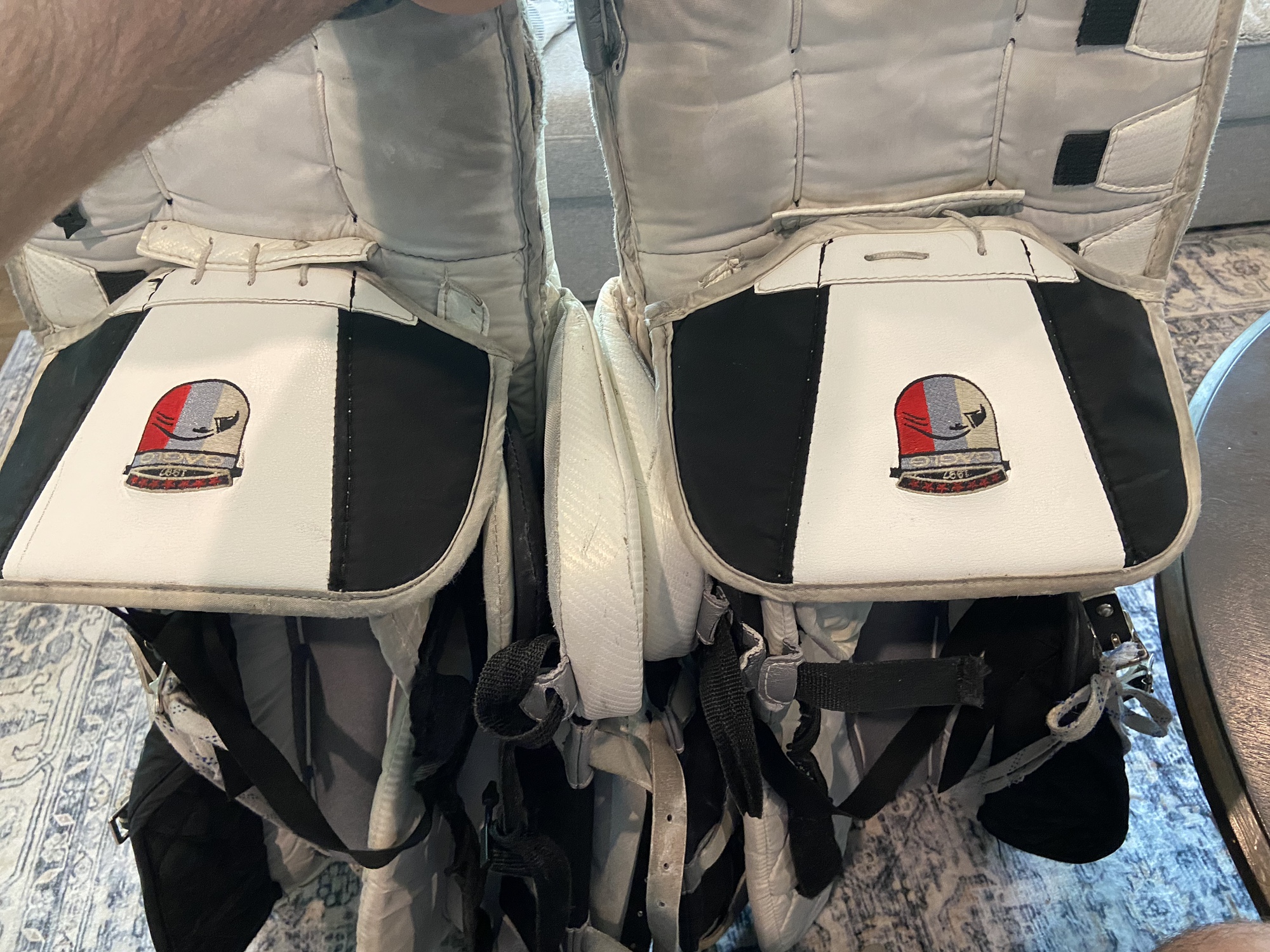 36” Eagle Sentry 3 Pro Leg Pads | SidelineSwap