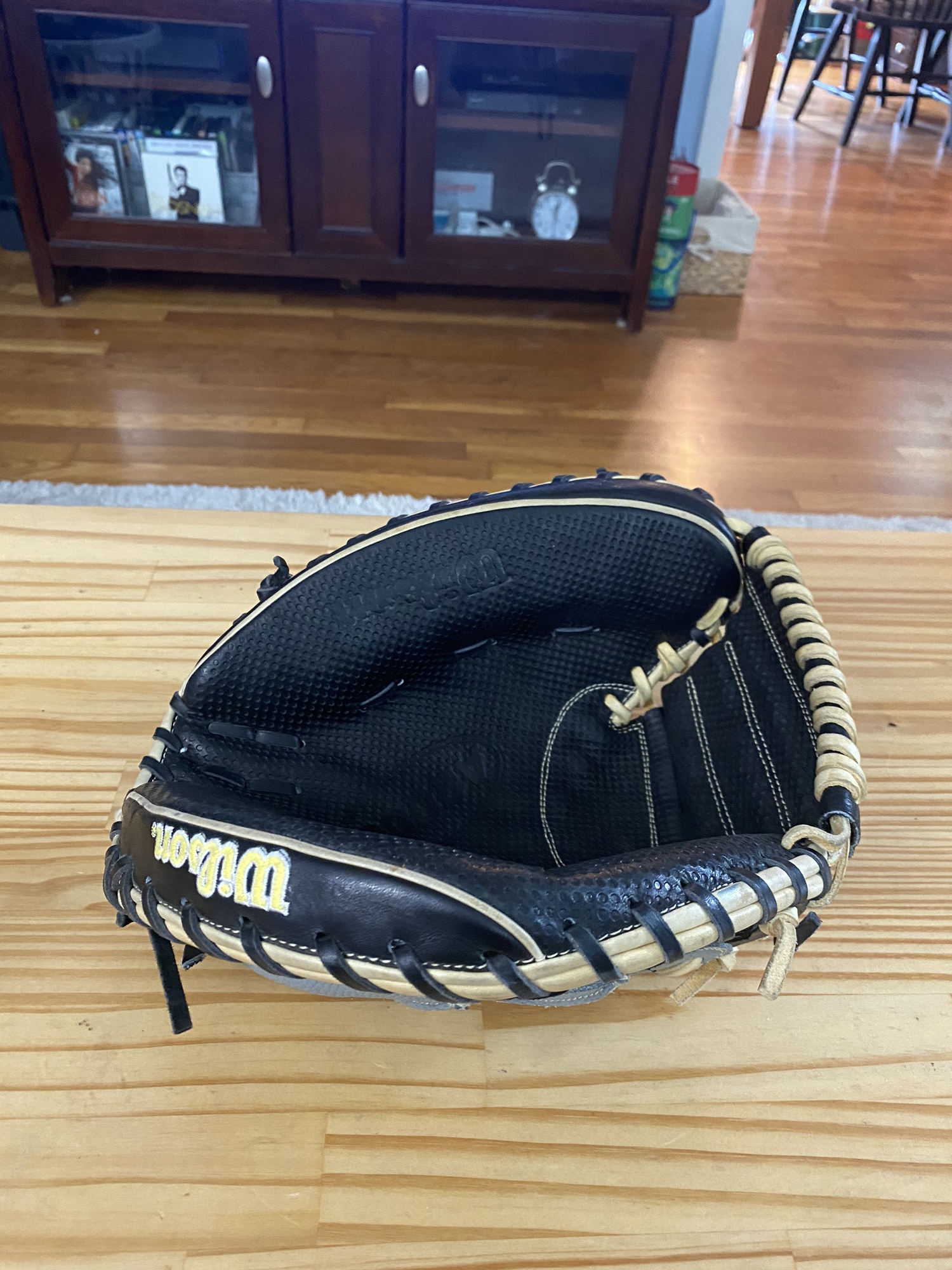 New Wilson A2000 Catcher’s Mitt | SidelineSwap