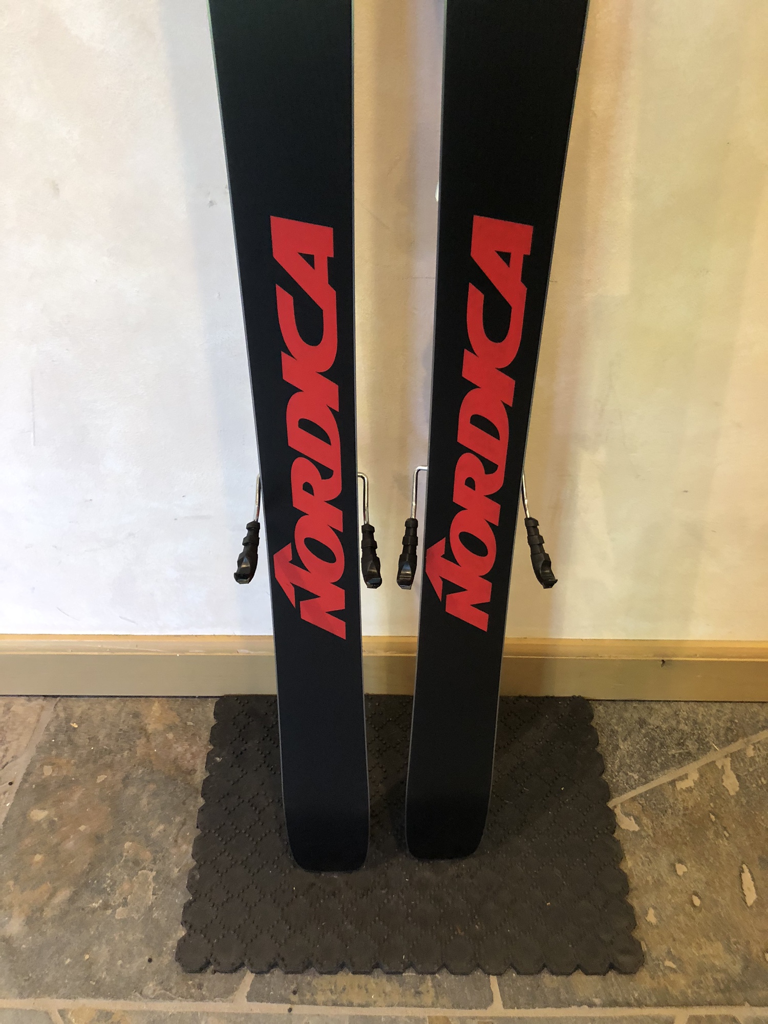 2022 Nordica Enforcer 88 Skis With Bindings 165cm 1101464 | SidelineSwap