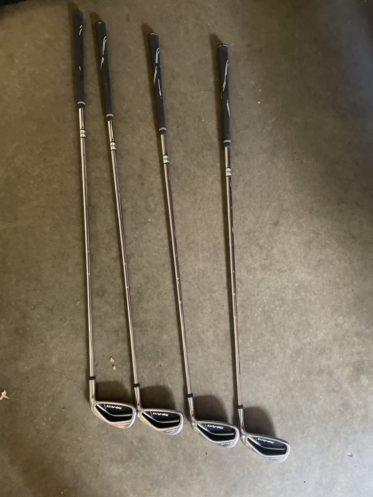 Men's Right Handed Regular Flex 4 Pieces Clubs (Full Set) | SidelineSwap