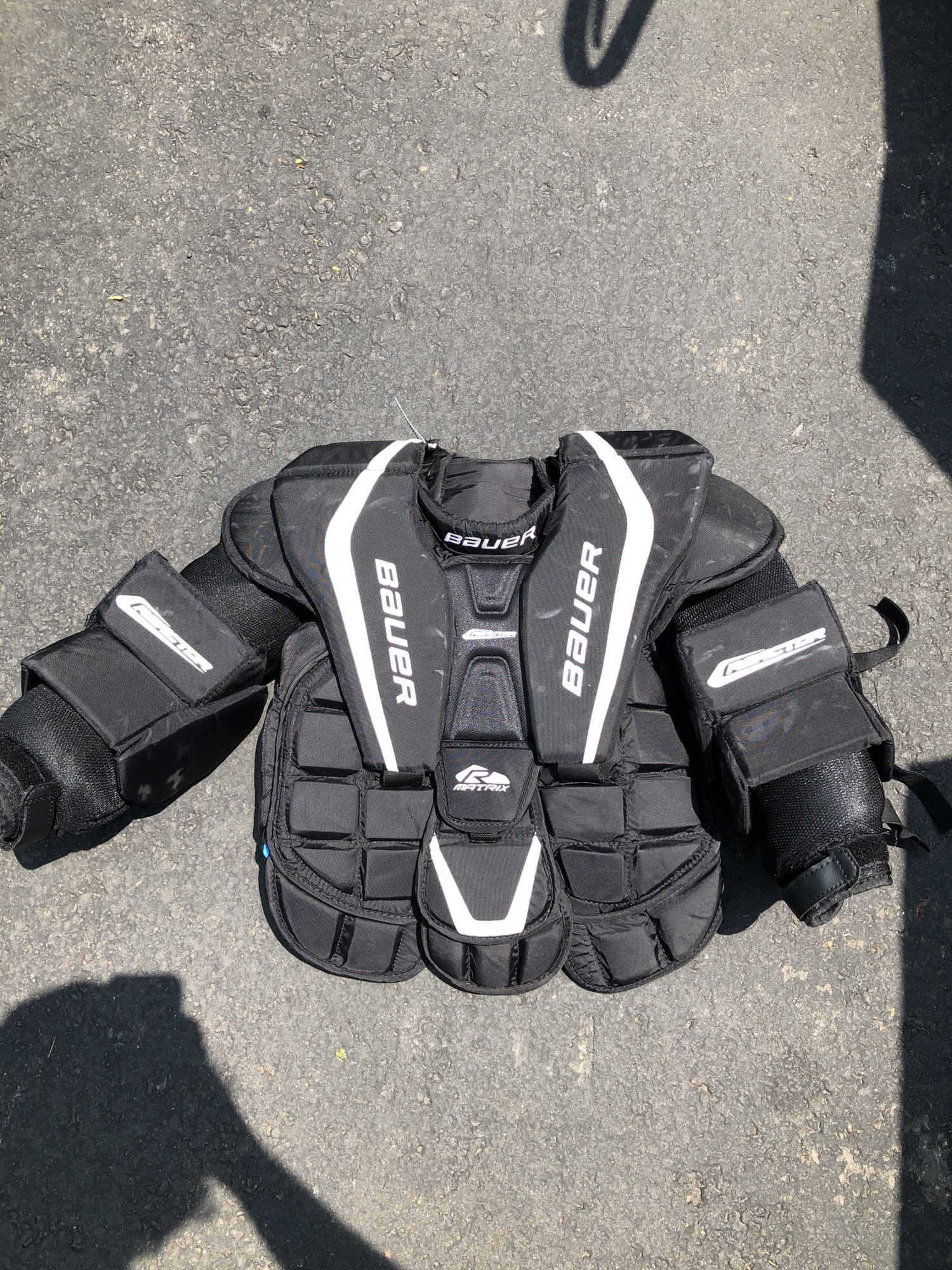 Used Large Bauer Matrix Goalie Chest Protector | SidelineSwap