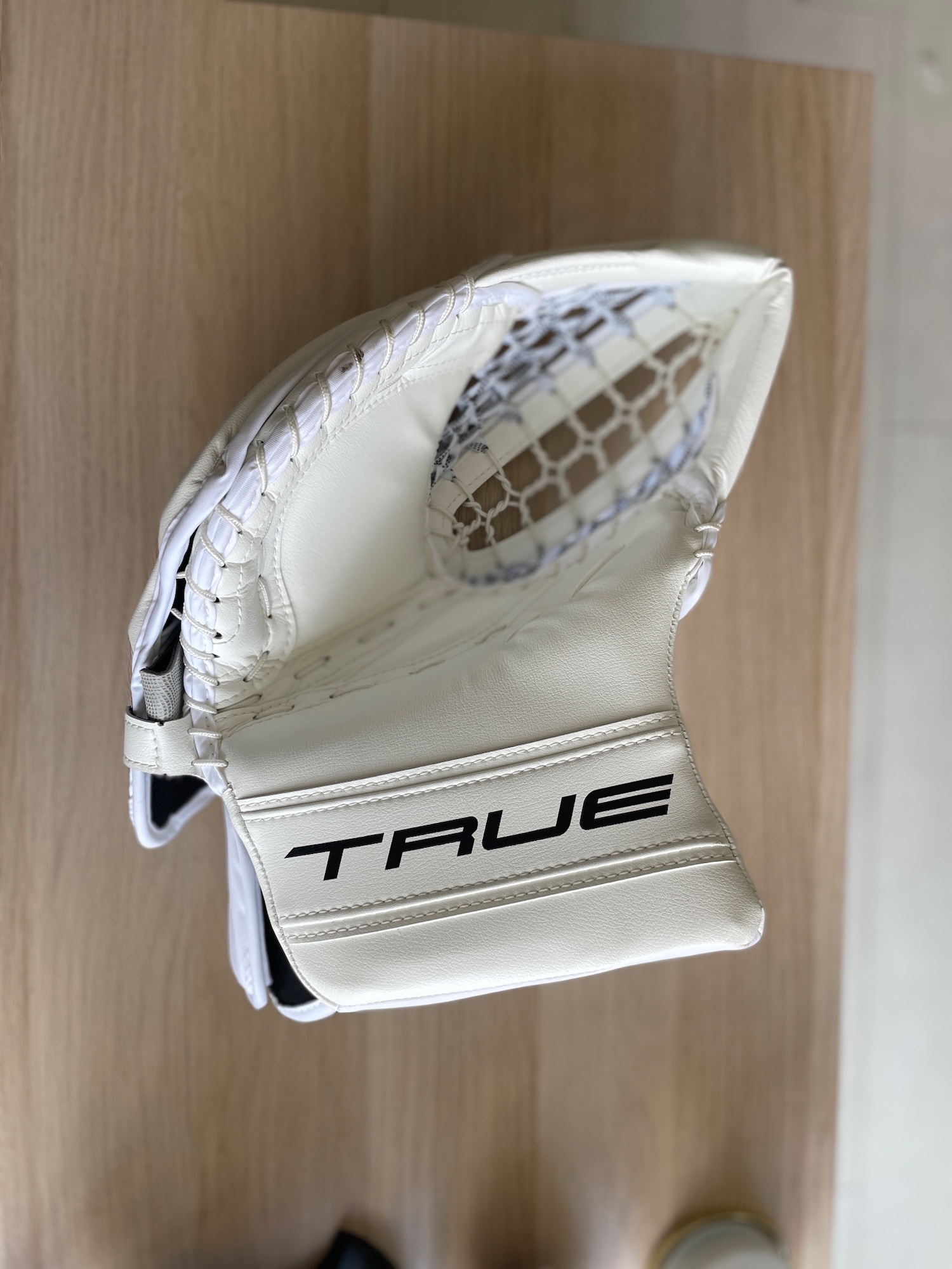 True l87 580 full right glove BRAND NEW | SidelineSwap