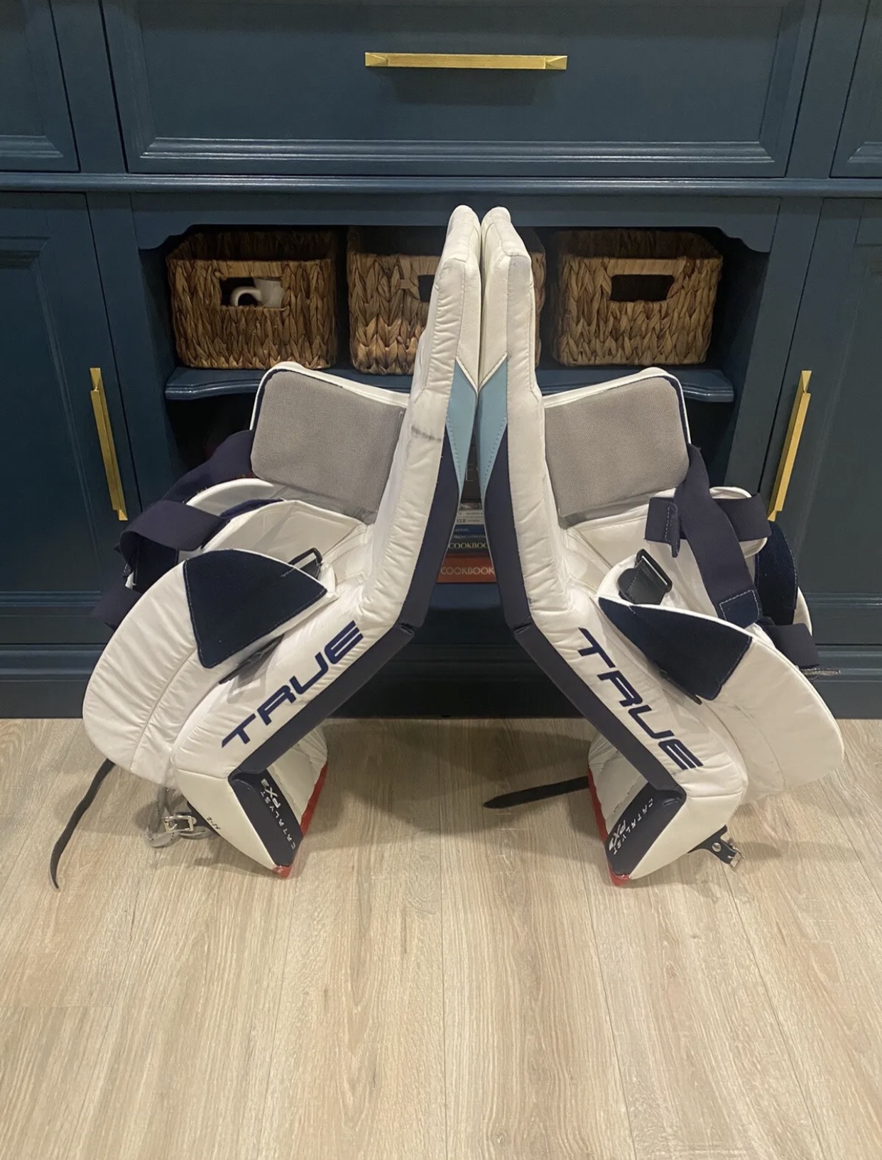 True CATALYST PX3 Leg Pads (35"+2) Seattle Kraken Pro Return | SidelineSwap