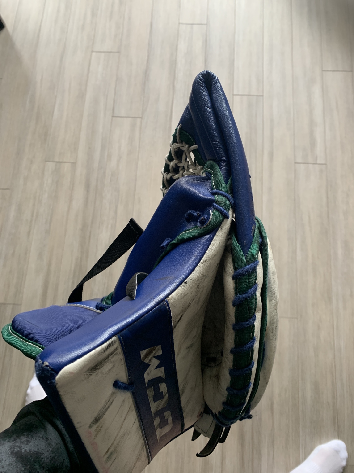 CCM Retro Flex Practice Glove | SidelineSwap