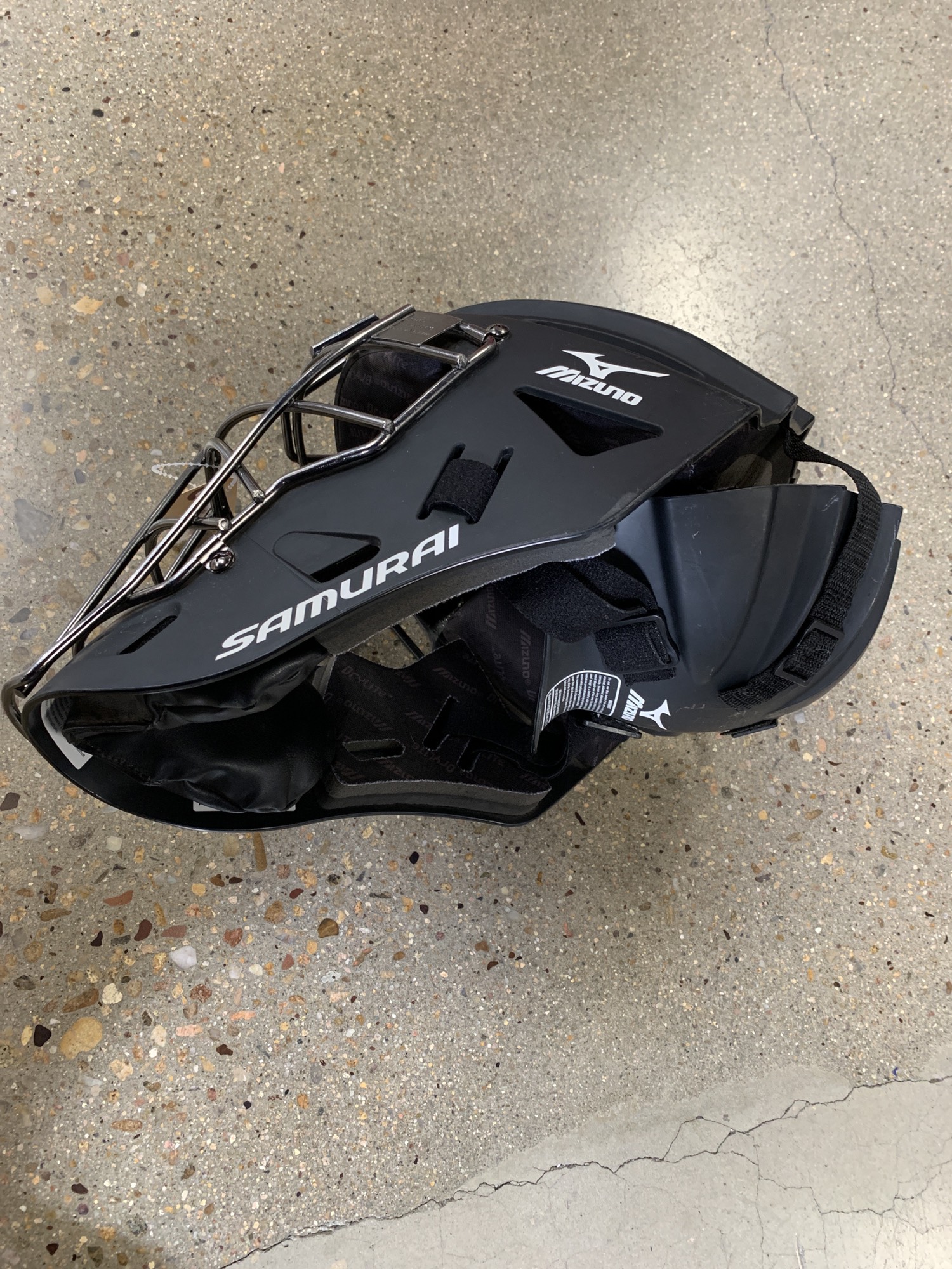Used Mizuno Samurai Catcher's Mask | SidelineSwap