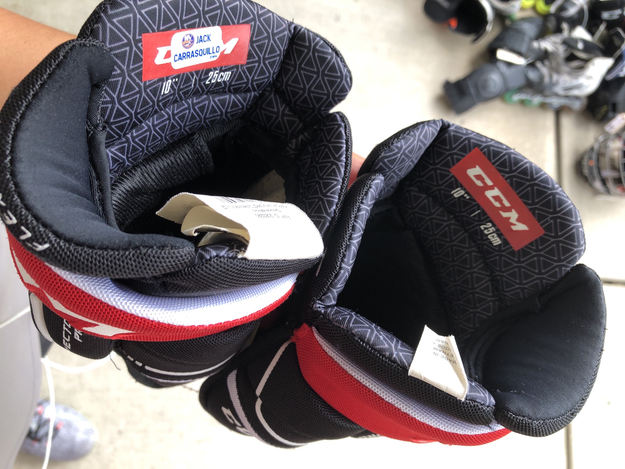 Used CCM Vector Pro Gloves 10" | SidelineSwap