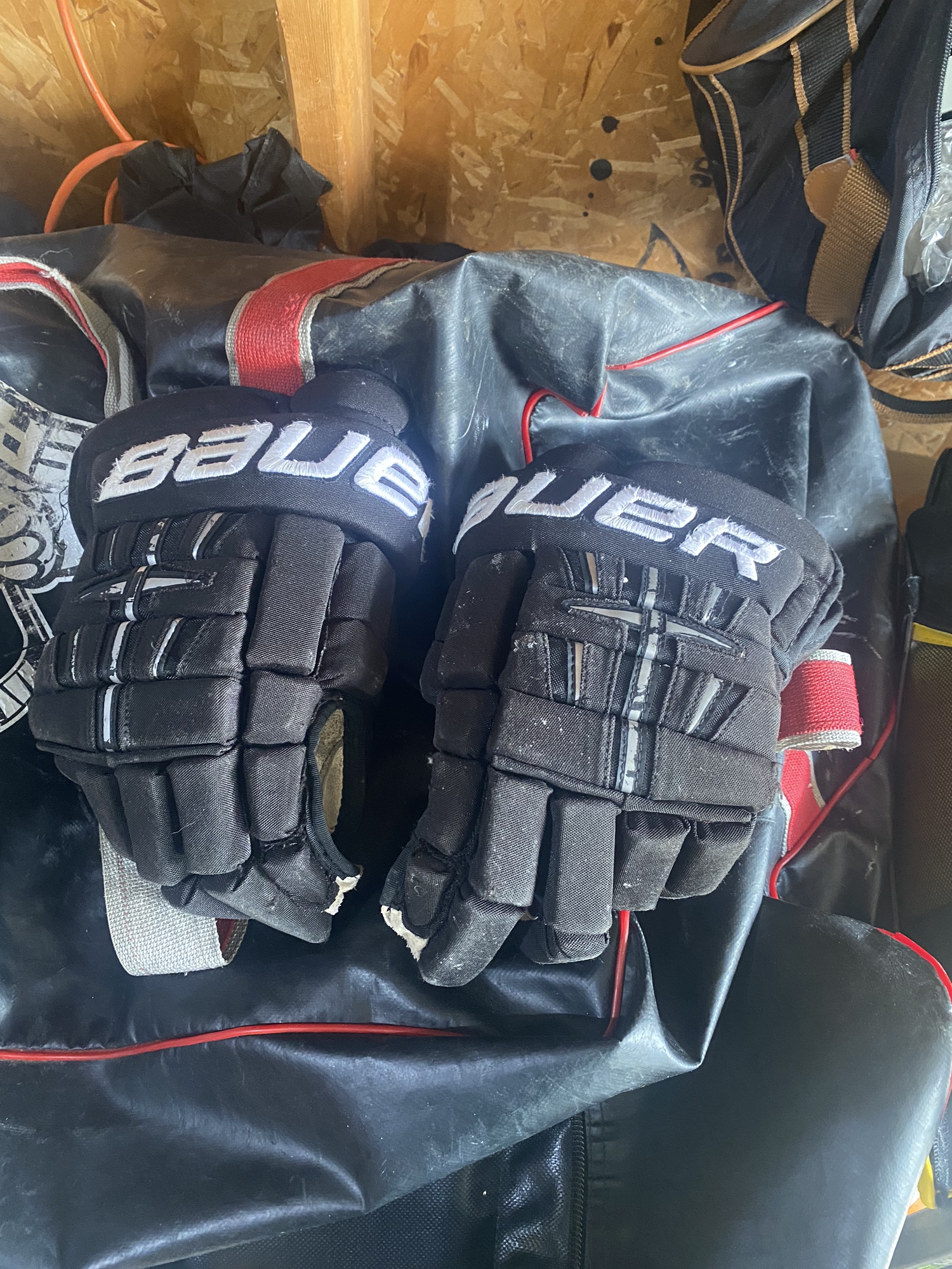 Bauer 4 roll pro hockey gloves 15” | SidelineSwap