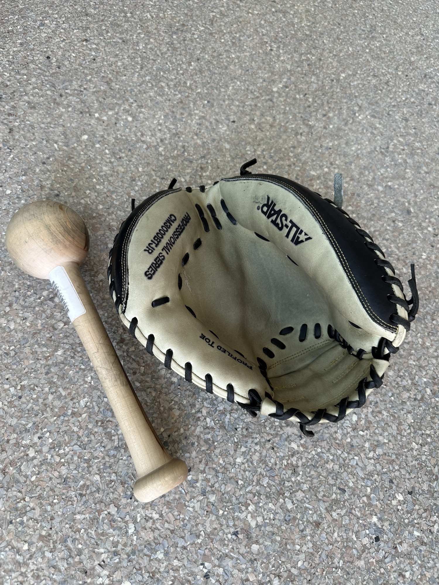 Catcher's 31.5" Pro elite Baseball Glove | SidelineSwap