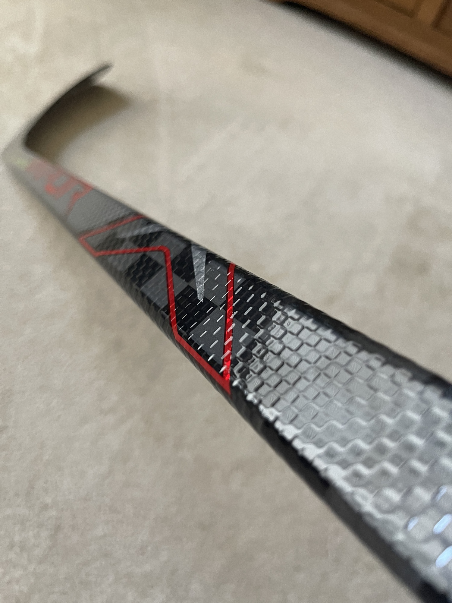NEW Patrick Kane Pro Stock Bauer 2S Pro XL Dressed As Red Flylite LH ...