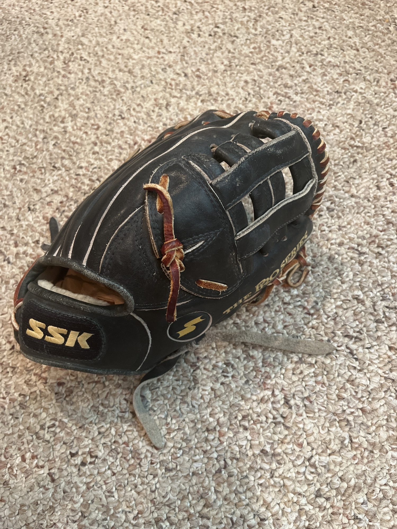SSK Nomar Garciaparra Model Glove | SidelineSwap