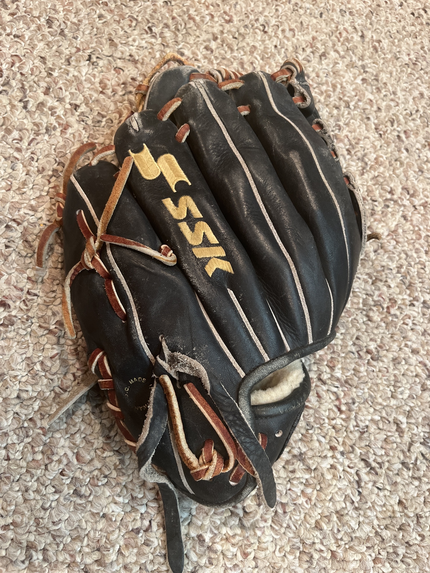 SSK Nomar Garciaparra Model Glove | SidelineSwap